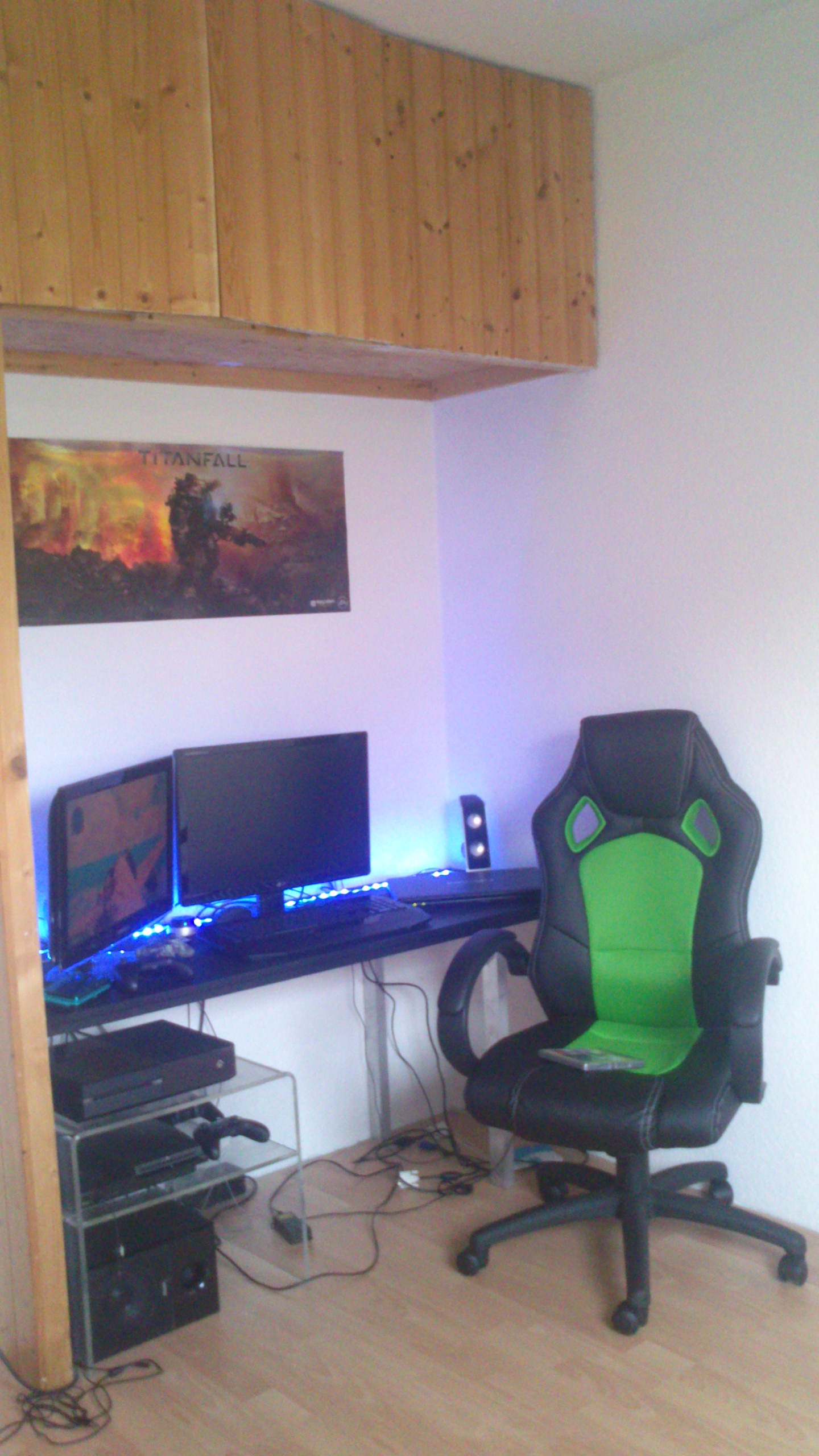 Gaming ecke und leere wand(bilder) design pimpen?