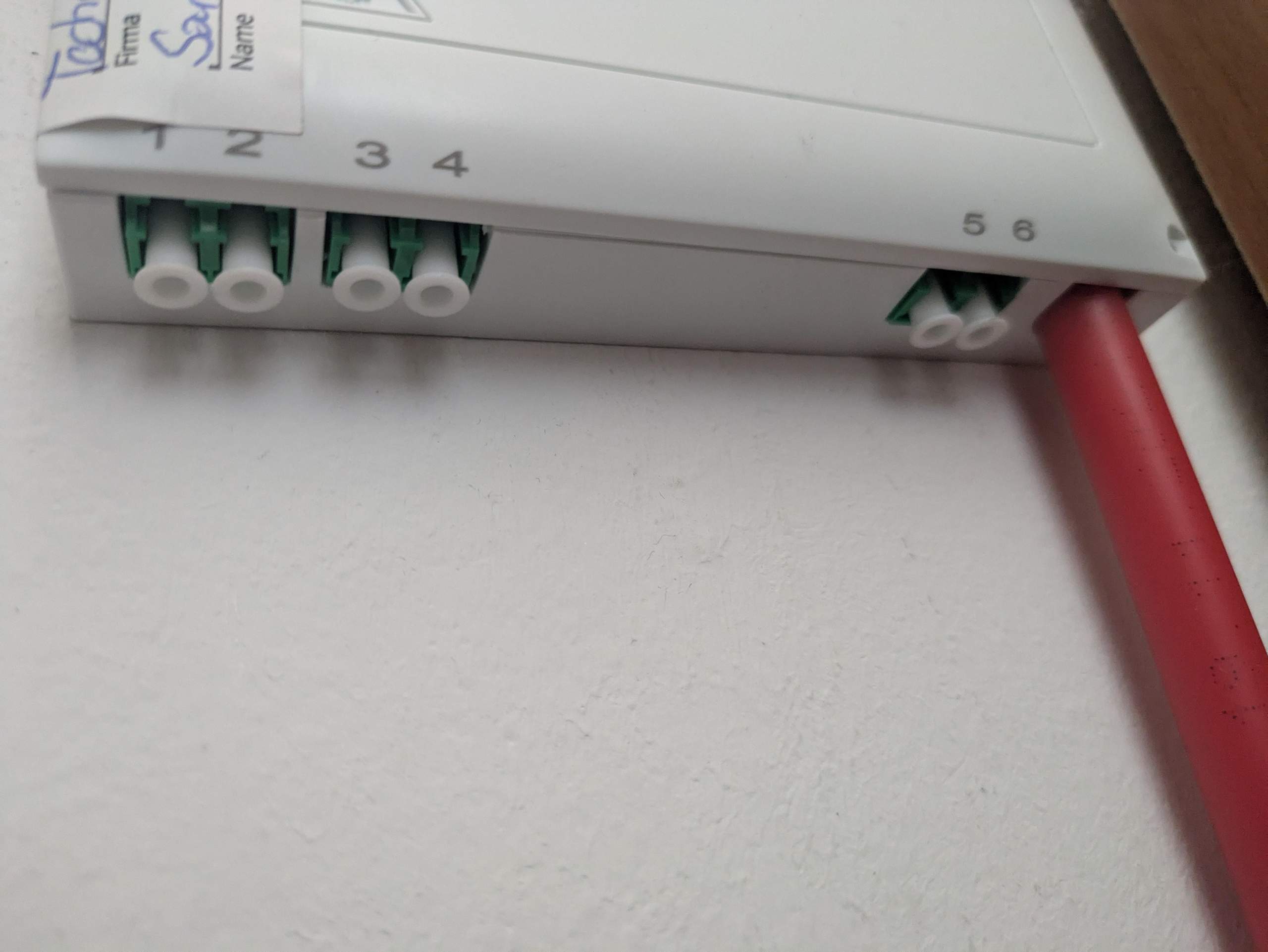 Glasfaser Router mit Hausanschluss verbinden? (Internet, Netzwerk, LAN)