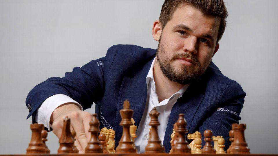 Glaubt ihr Bobby Fischer hätte ein höheres Elo als Magnus Carlsen wenn ...
