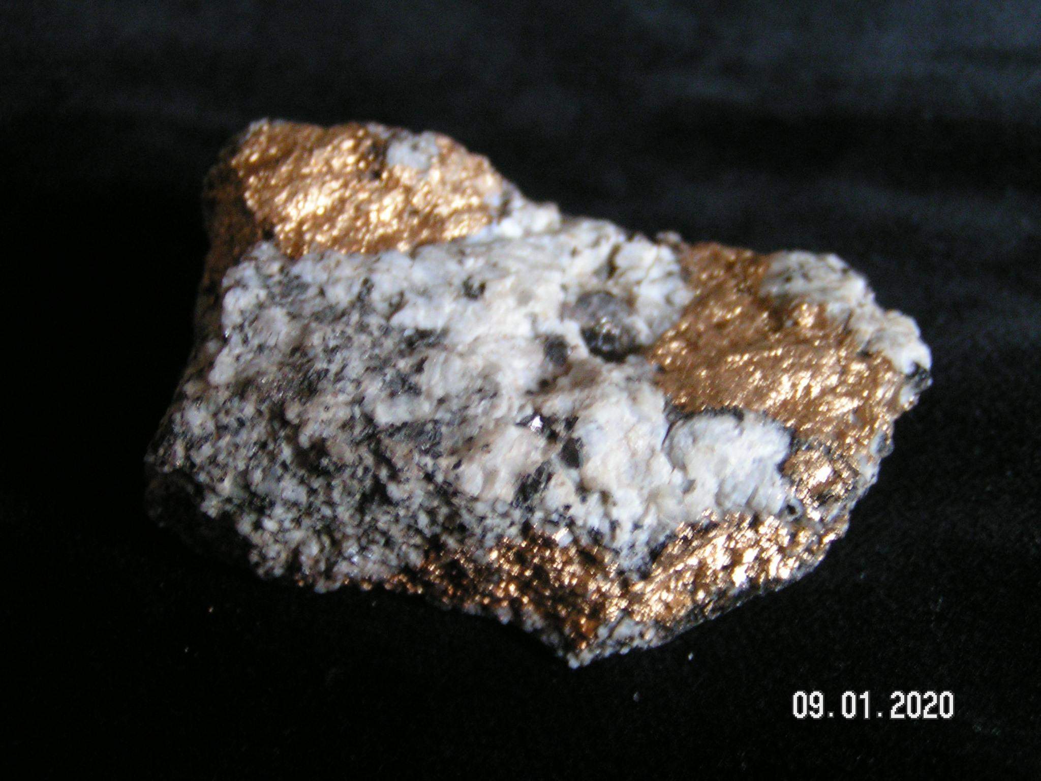 Goldader? Handelt es sich hier um eine Goldader? (Steine)