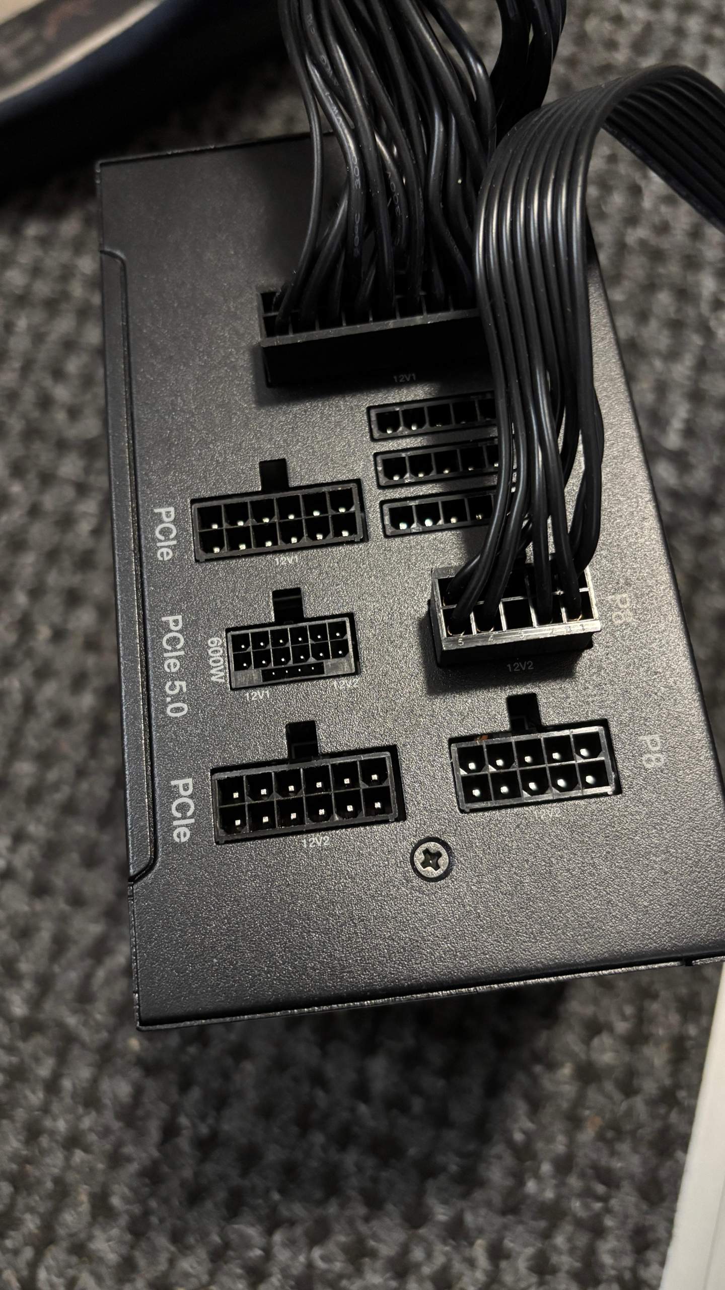 GPU Kabel wo anschließen? (Gaming PC, Nvidia, Intel)