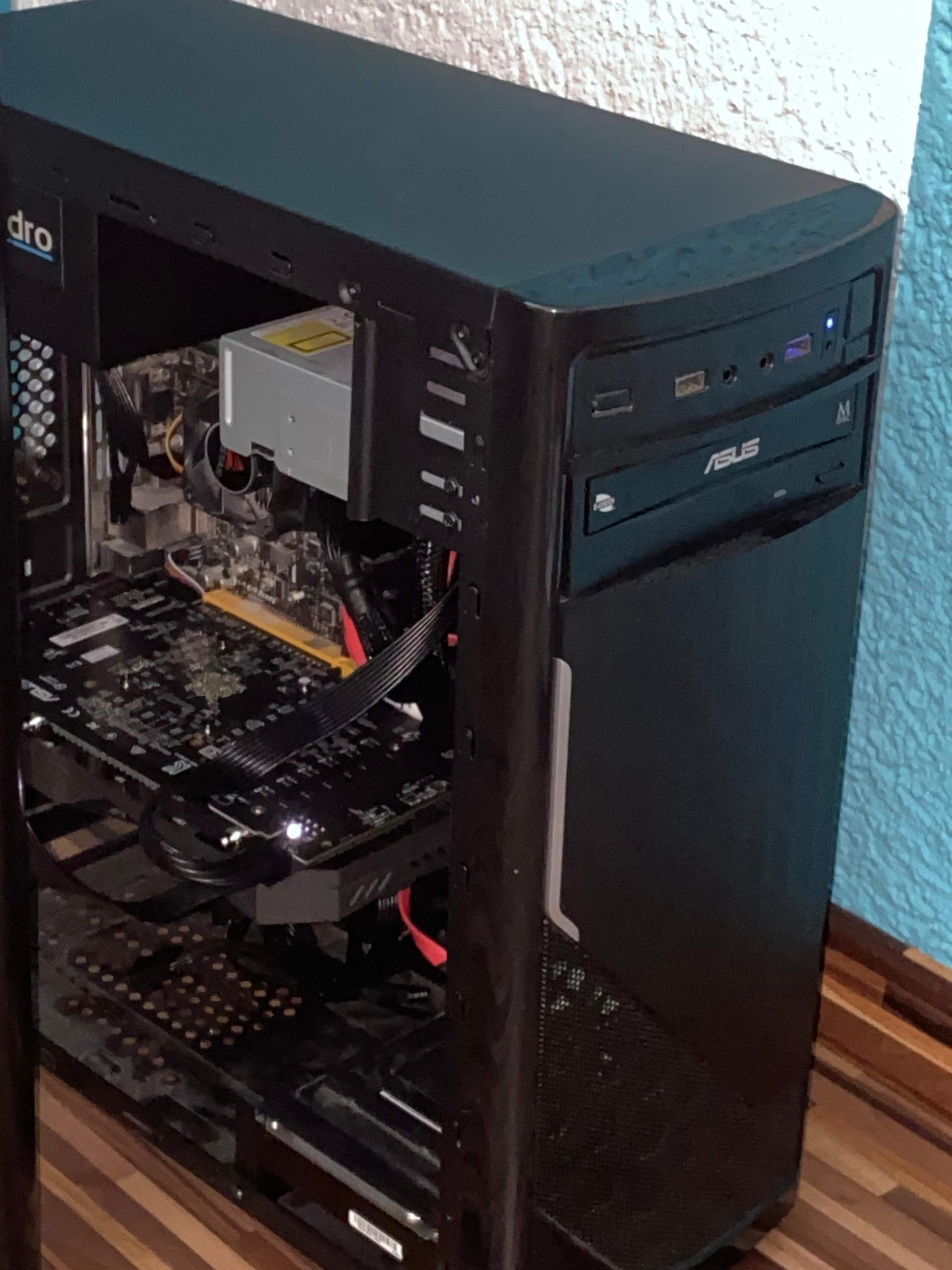 Gpu led leuchtet Weiß? (Gaming PC)