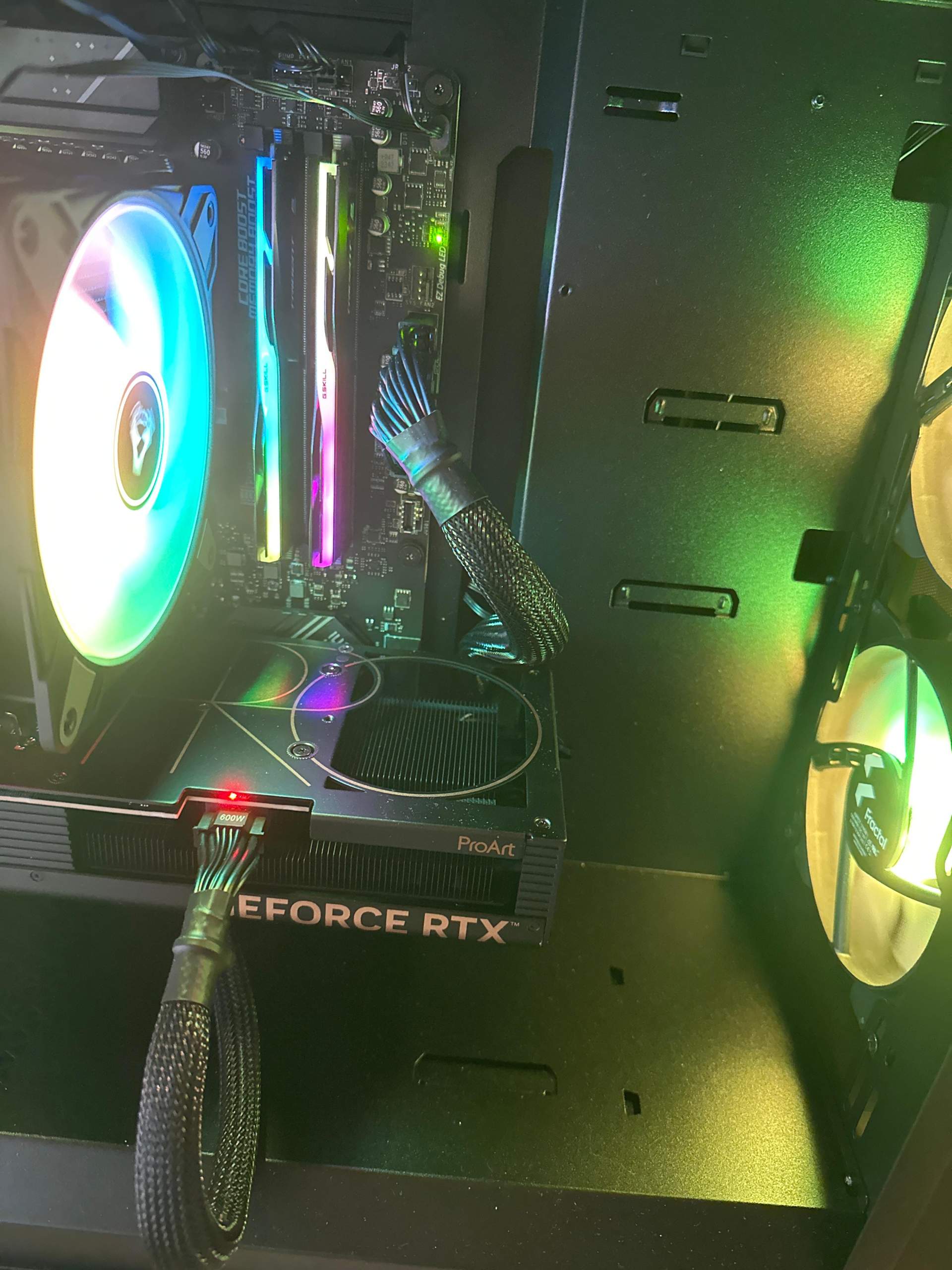 Grafikkarte leuchtet rot? (Gaming PC, GPU, LED)
