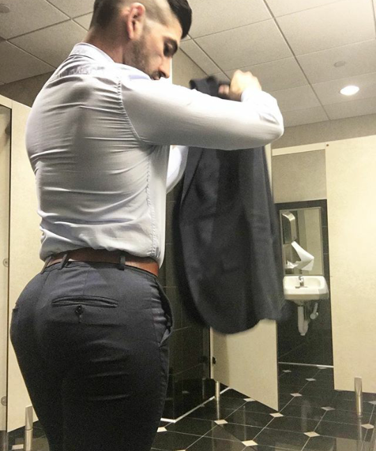 Großer Hintern bei Männern . Findet ihr das attraktiv? (Männer ...