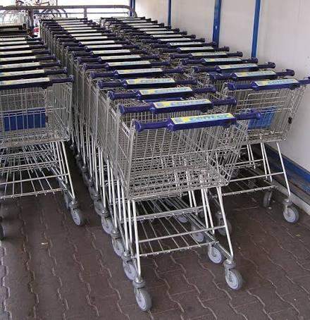 Grüßgott, wie heißt die Stelle, wo die Einkaufswagen geparkt sind ...