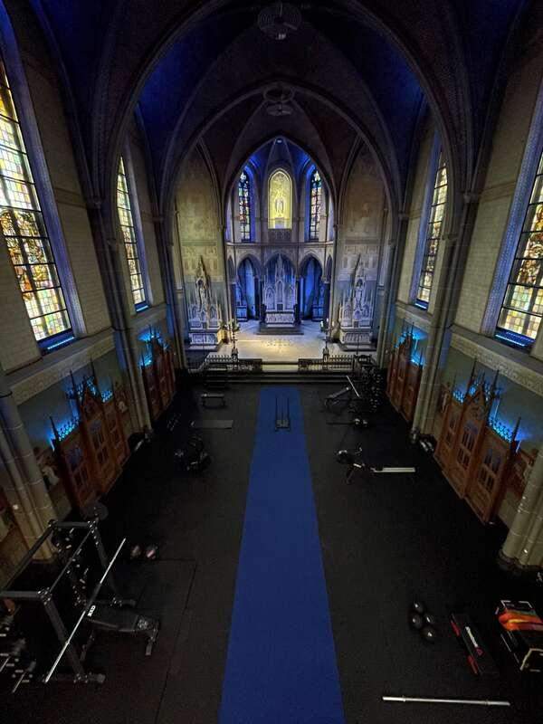 Gym in der Kirche, wie findest du das? (Islam, Christentum, katholisch)