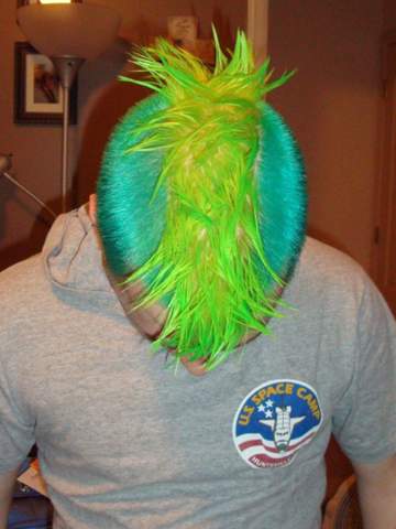 Haare färben mit 18 m. (Männer, Aussehen, Haare schneiden)