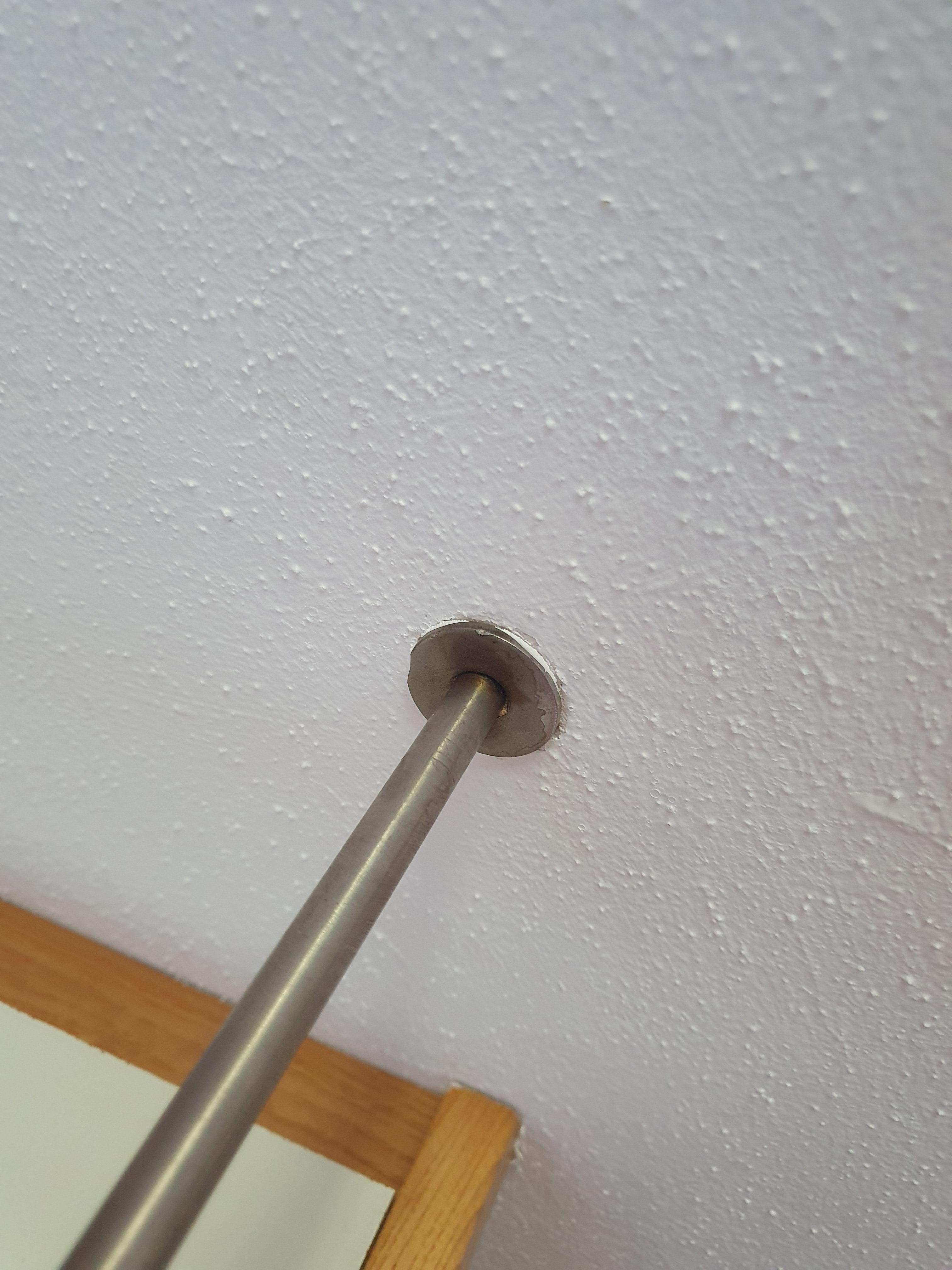 Hält die Stange mit dieser Befestigung (Bild) 80kg aus? (Technik ...