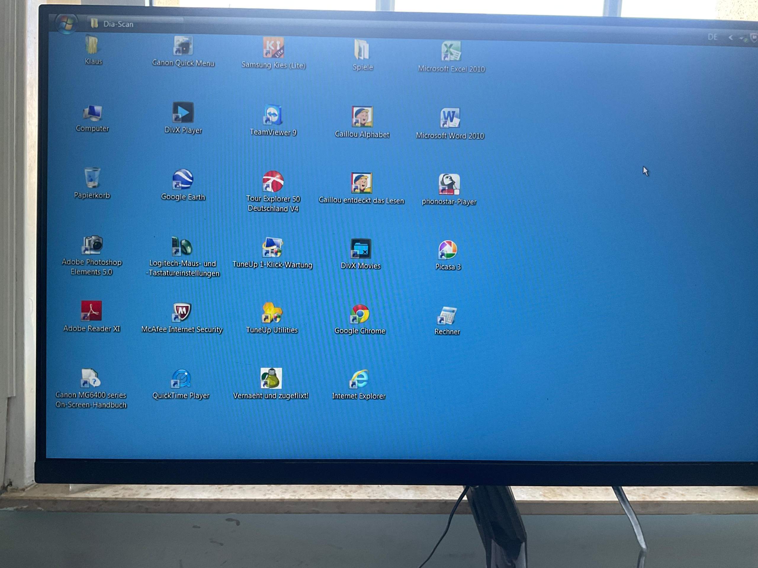 Hallo guten Mittag, ich habe einen PC von Gray Force Media 140. karte ...