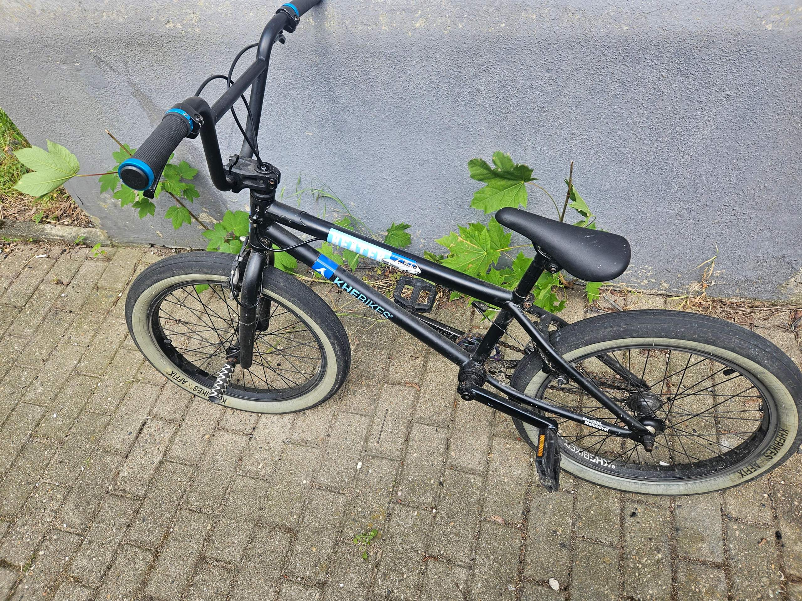 Hallo ich würde gerne mein BMX Verkaufen wie viel ist er wert? (Reifen)