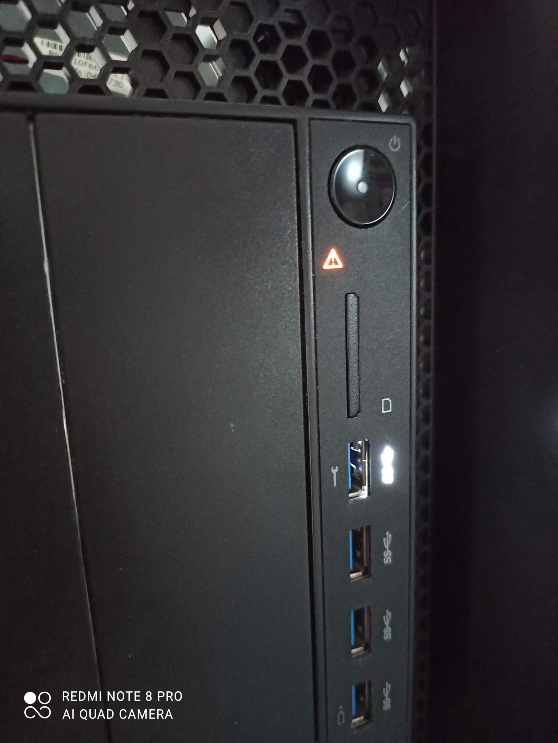 Hallo seit neusten habe ich Probleme mit meinem PC. Er zeigt kein Bild ...