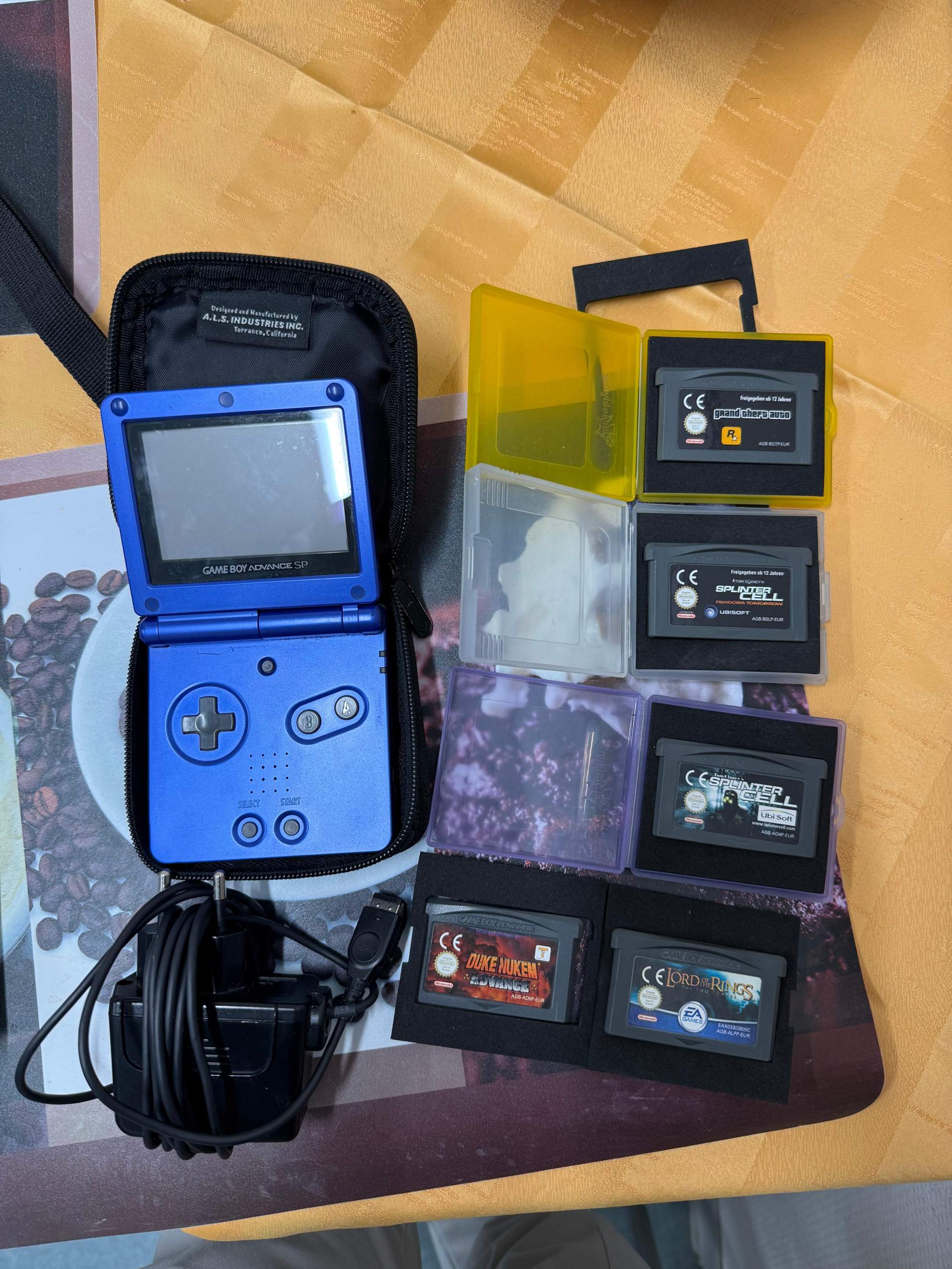 Hallo zusammen , ich habe für 120€ ein Game Boy Advance SP 5 spiele ...