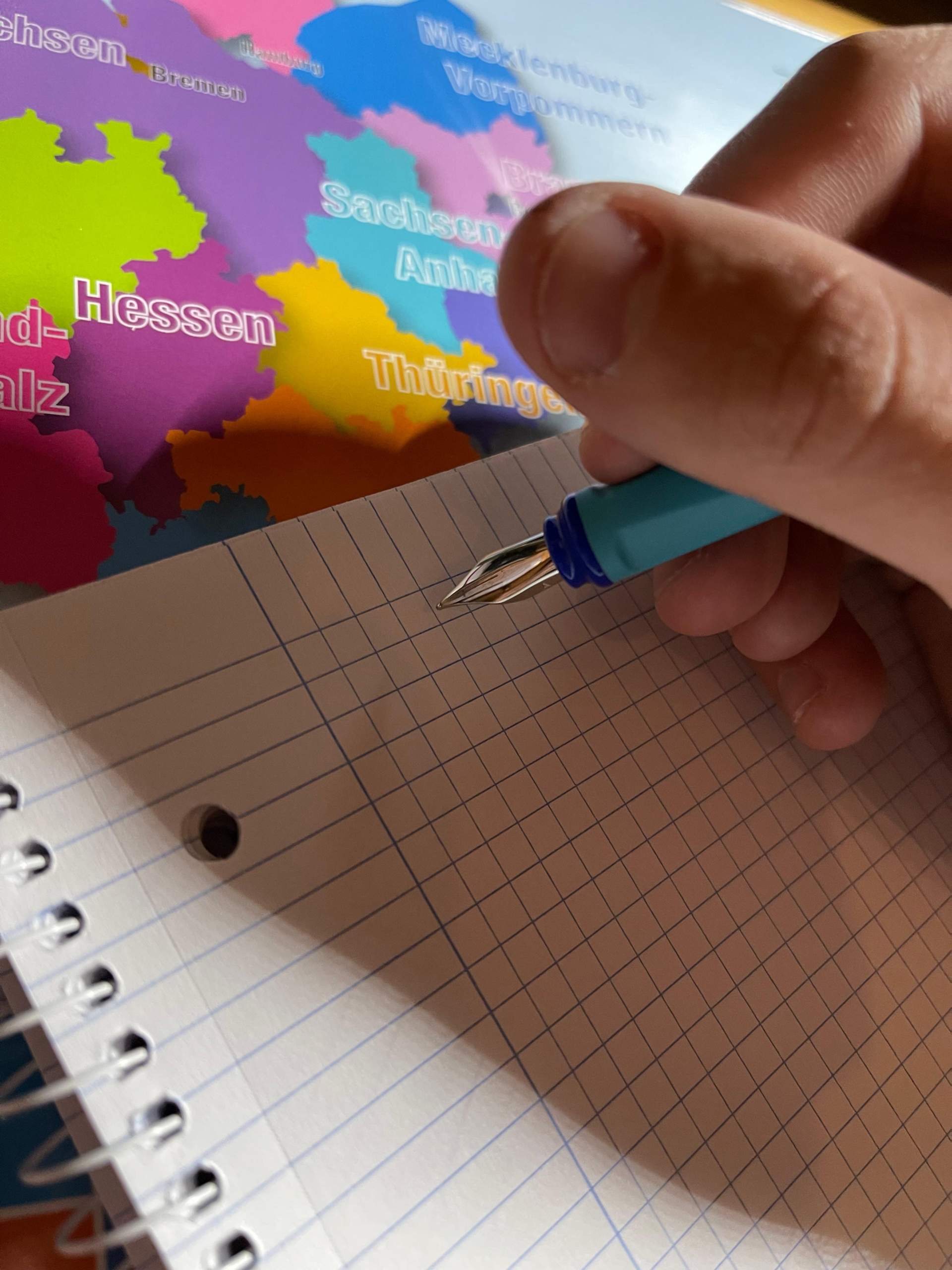 Hallo zusammen habe mal eine Frage habe 2 Füller 🖋️ ist das normal das ... Hallo zusammen habe mal eine Frage habe 2 Füller 🖋️ ist das normal das ...