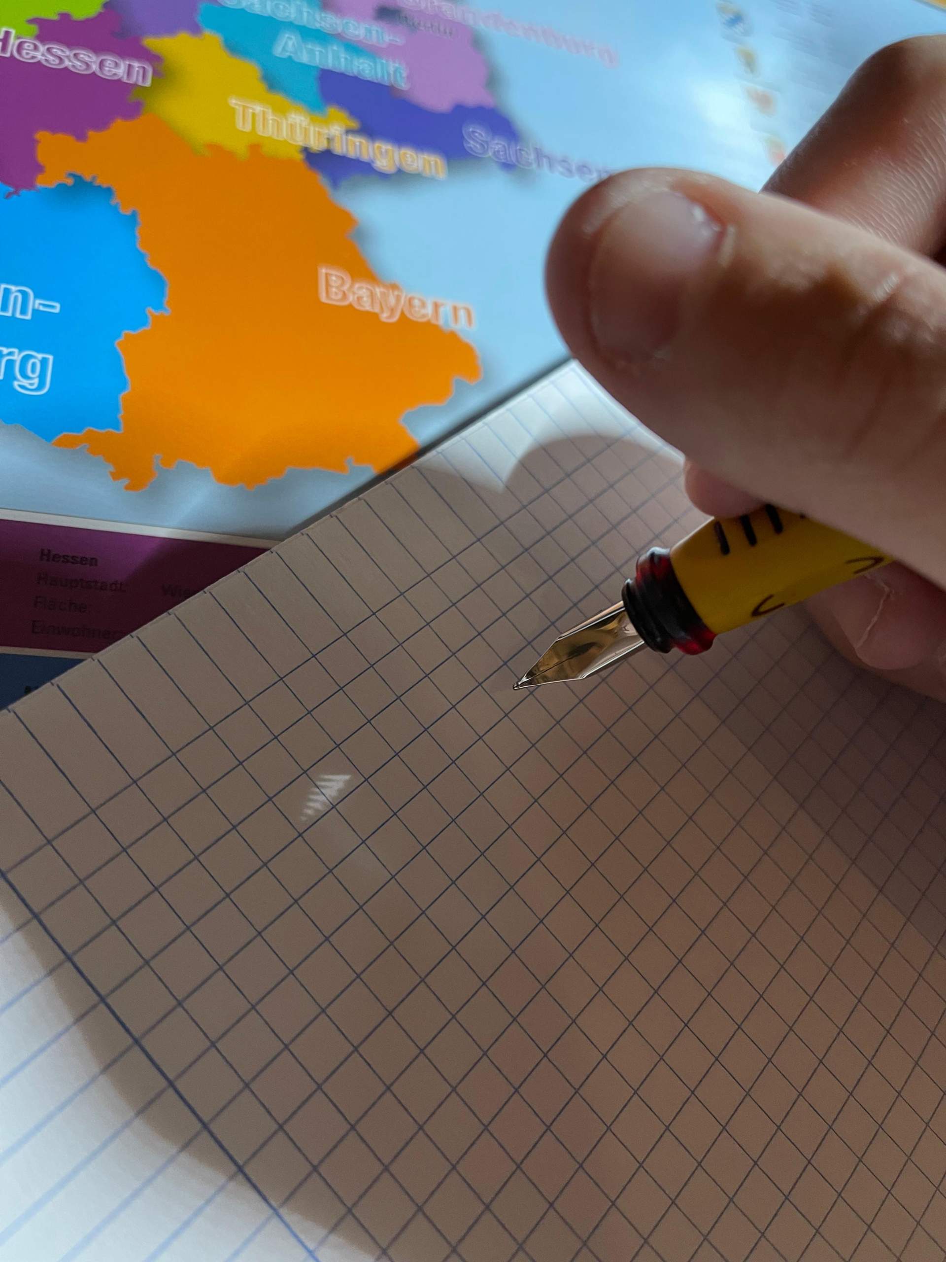 Hallo zusammen habe mal eine Frage habe 2 Füller 🖋️ ist das normal das ... Hallo zusammen habe mal eine Frage habe 2 Füller 🖋️ ist das normal das ...