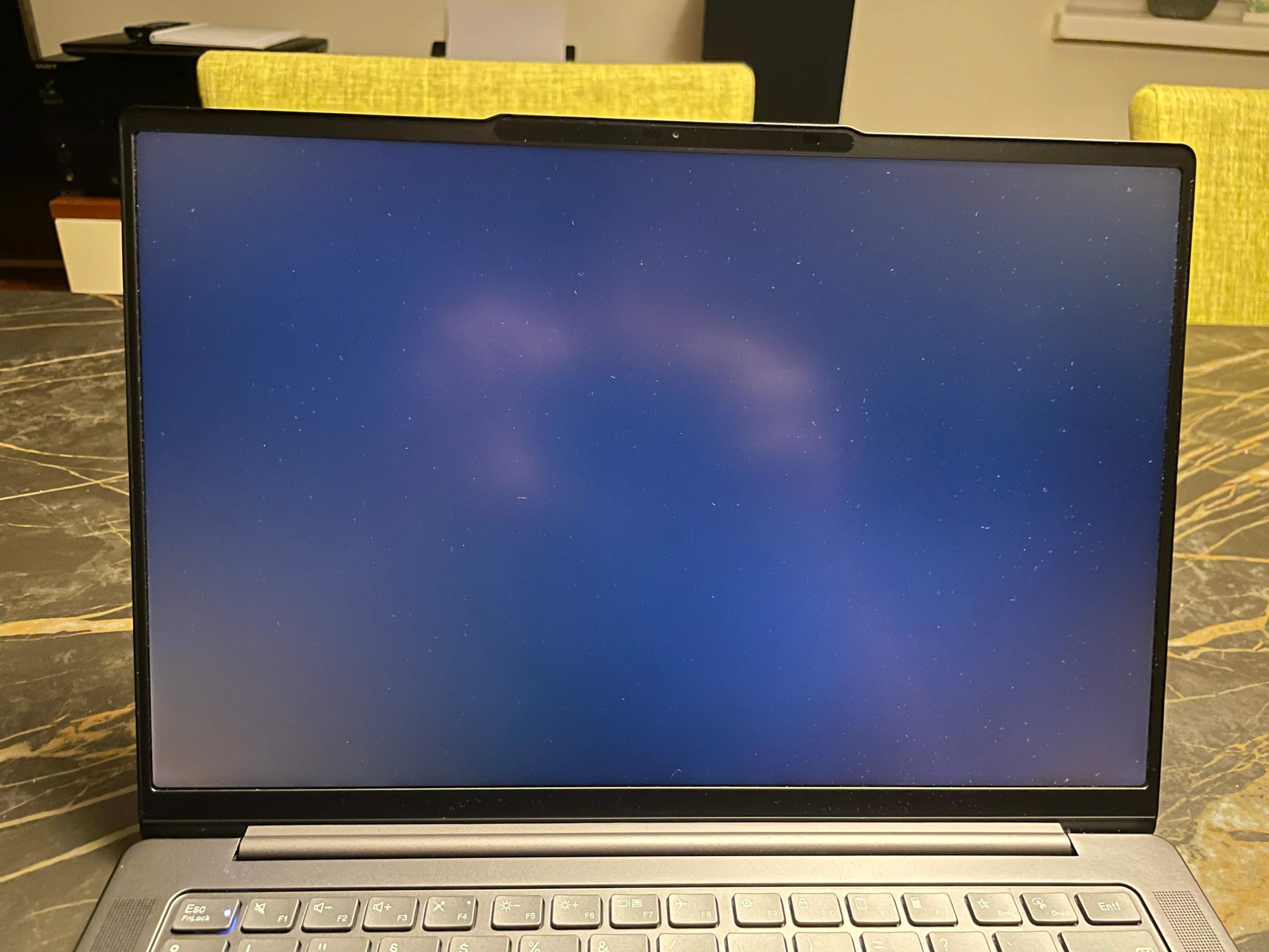 Hat der Laptop backlight bleeding? (PC, Notebook, Bildschirm)