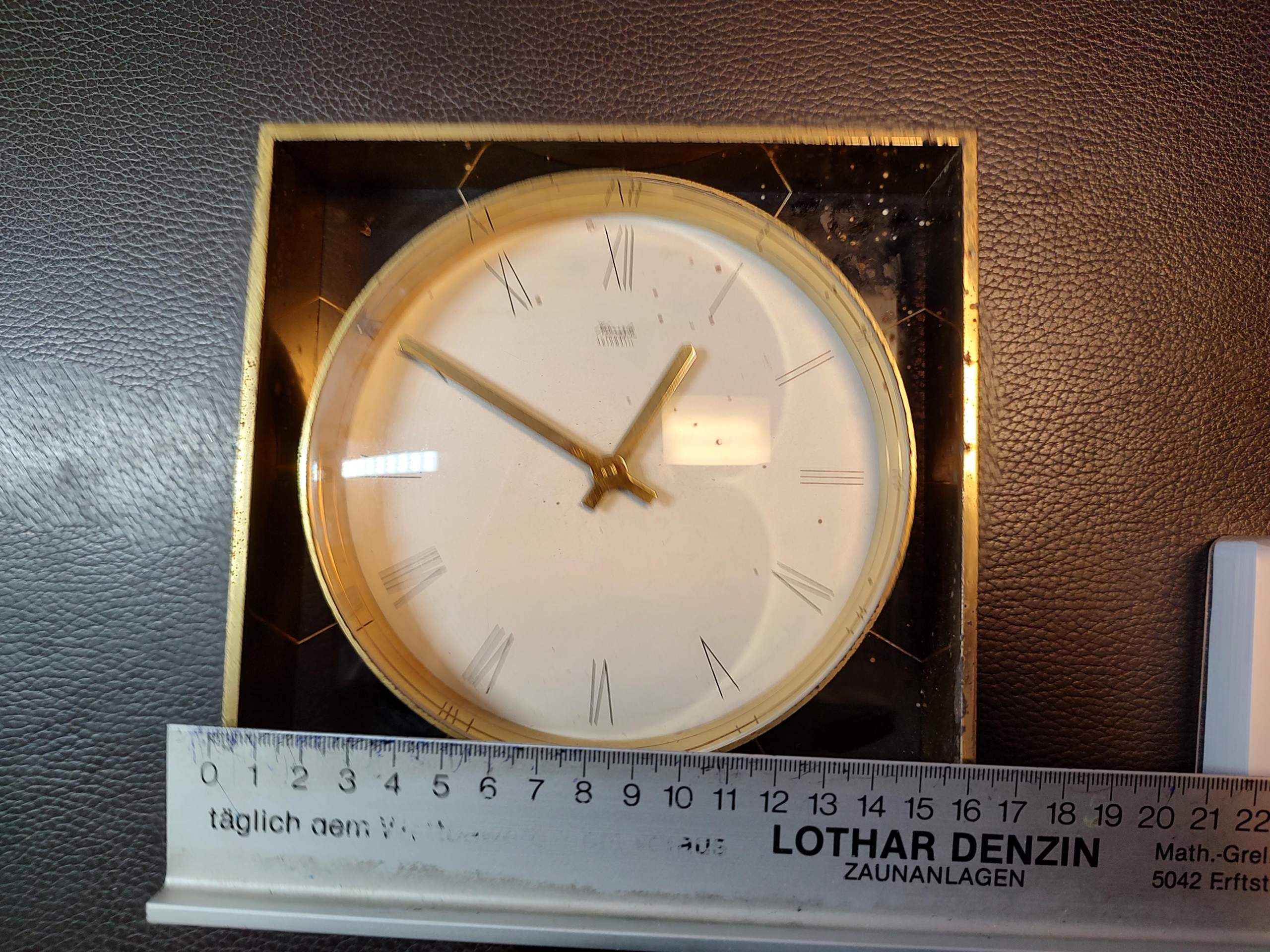 Hat diese Tischuhr die Chance zu überleben? (Uhr, Antiquitäten, 70er Jahre)