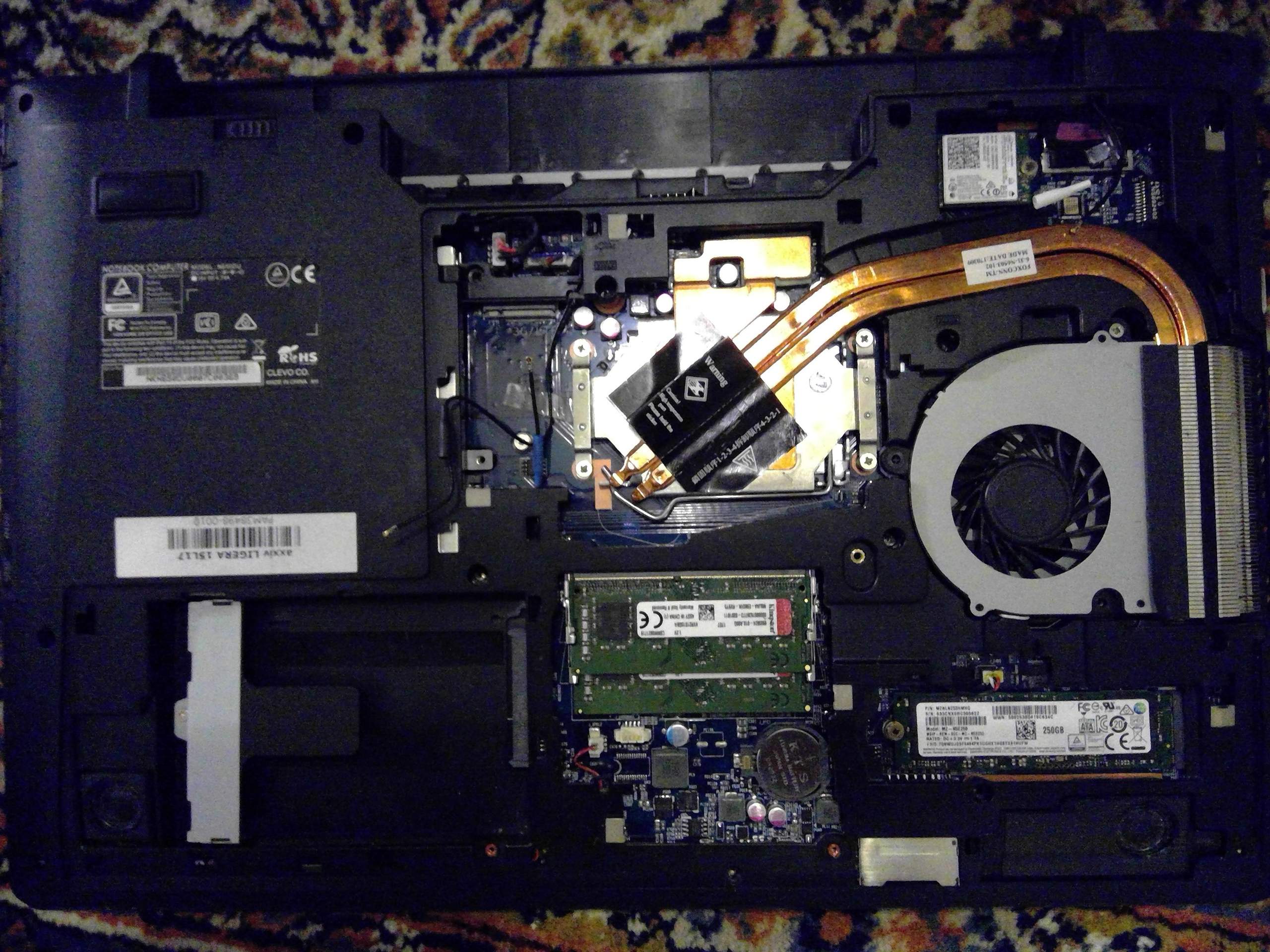 hat dieser Laptop ein pci-e Anschluss und wen wo? (pcie)