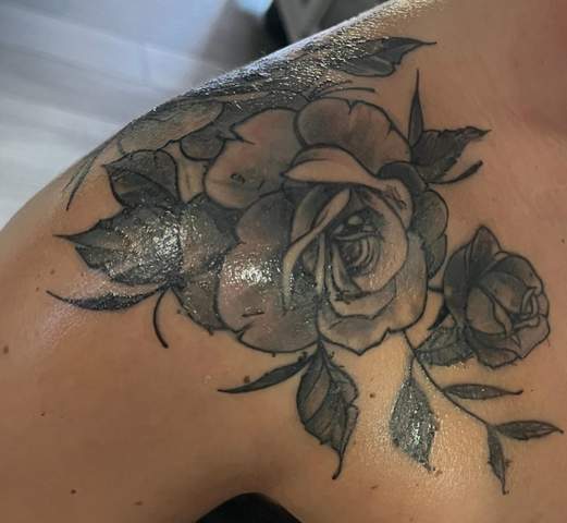 Heilung Tattoo normal? (tätowieren, Tattoostudio, Tattoopflege)