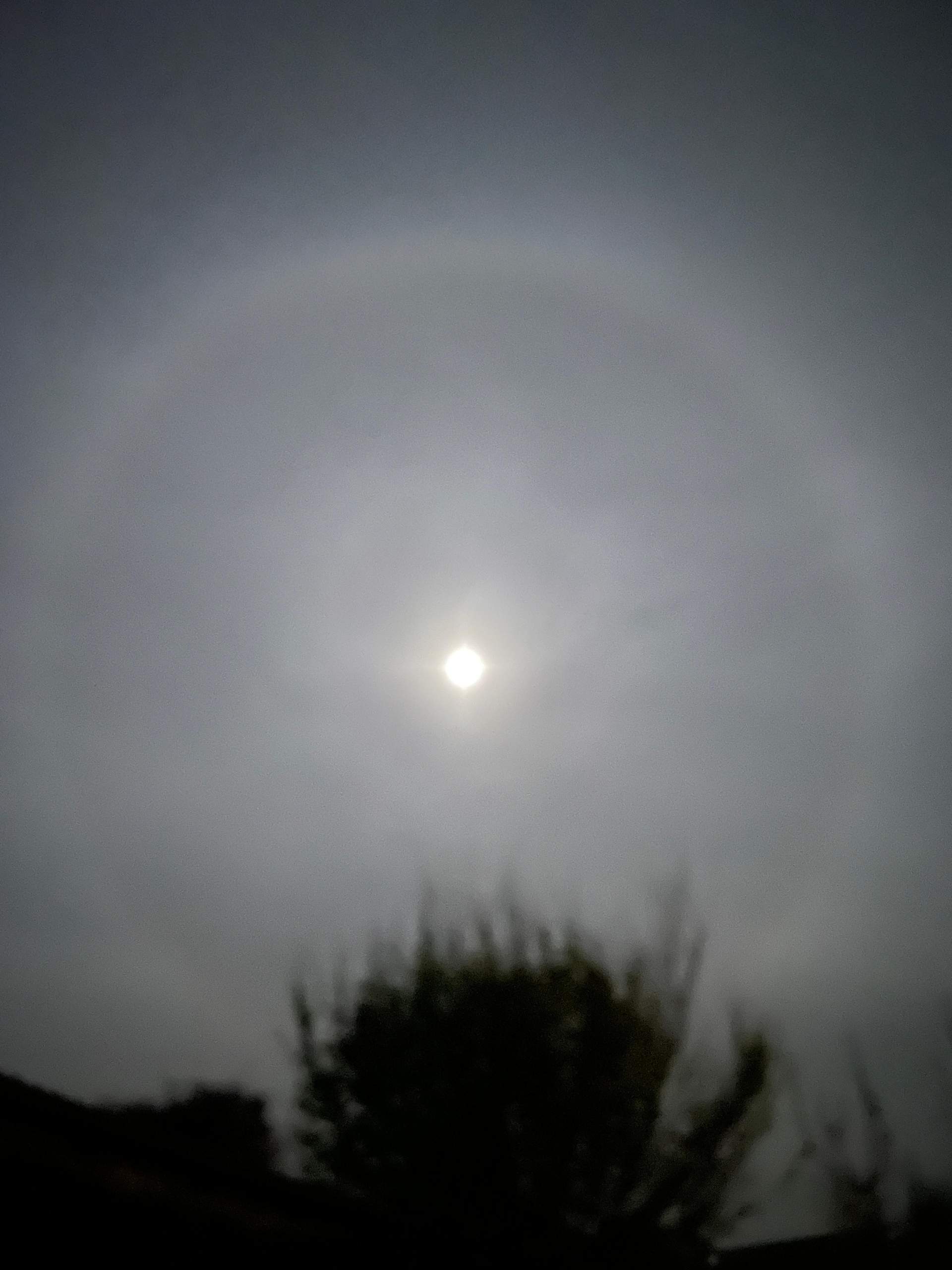 Hey ich habe eine frage, was ist das? (Ring, Mond)