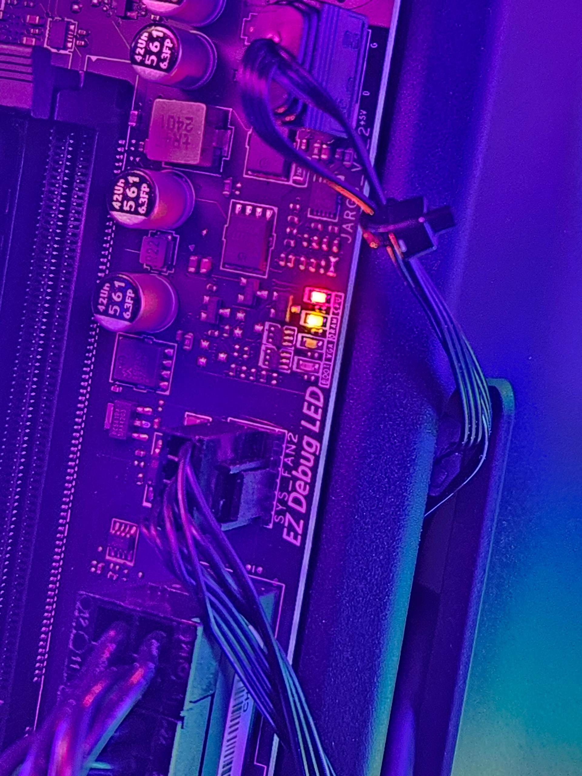 Hi also ich hab zum ersten mal ein pc gebaut und er fängt auch an zu ...