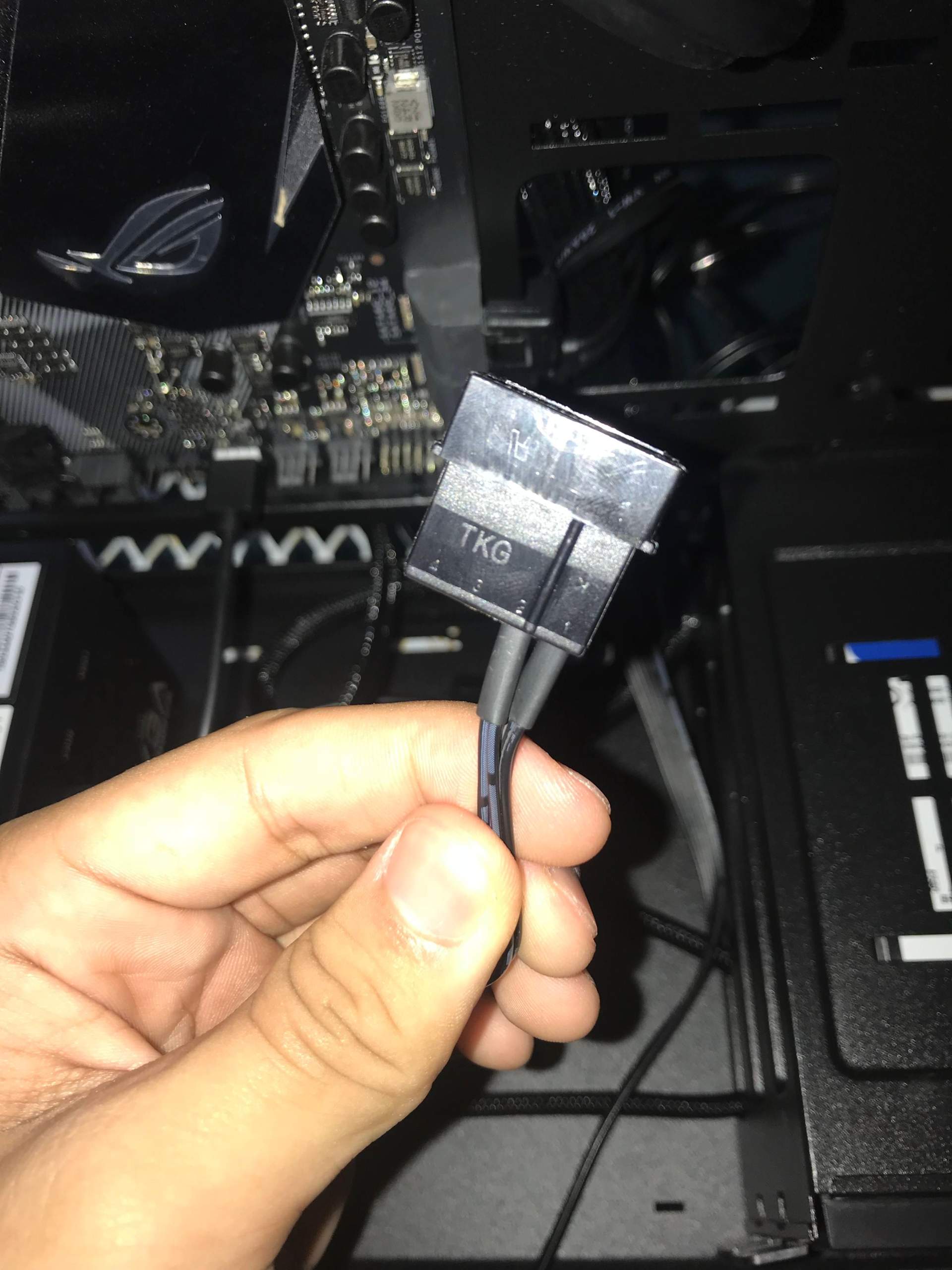 Hilfe bei verkabeln von PC (TKG Anschluss)? (Gaming PC, Mainboard, Lüfter)