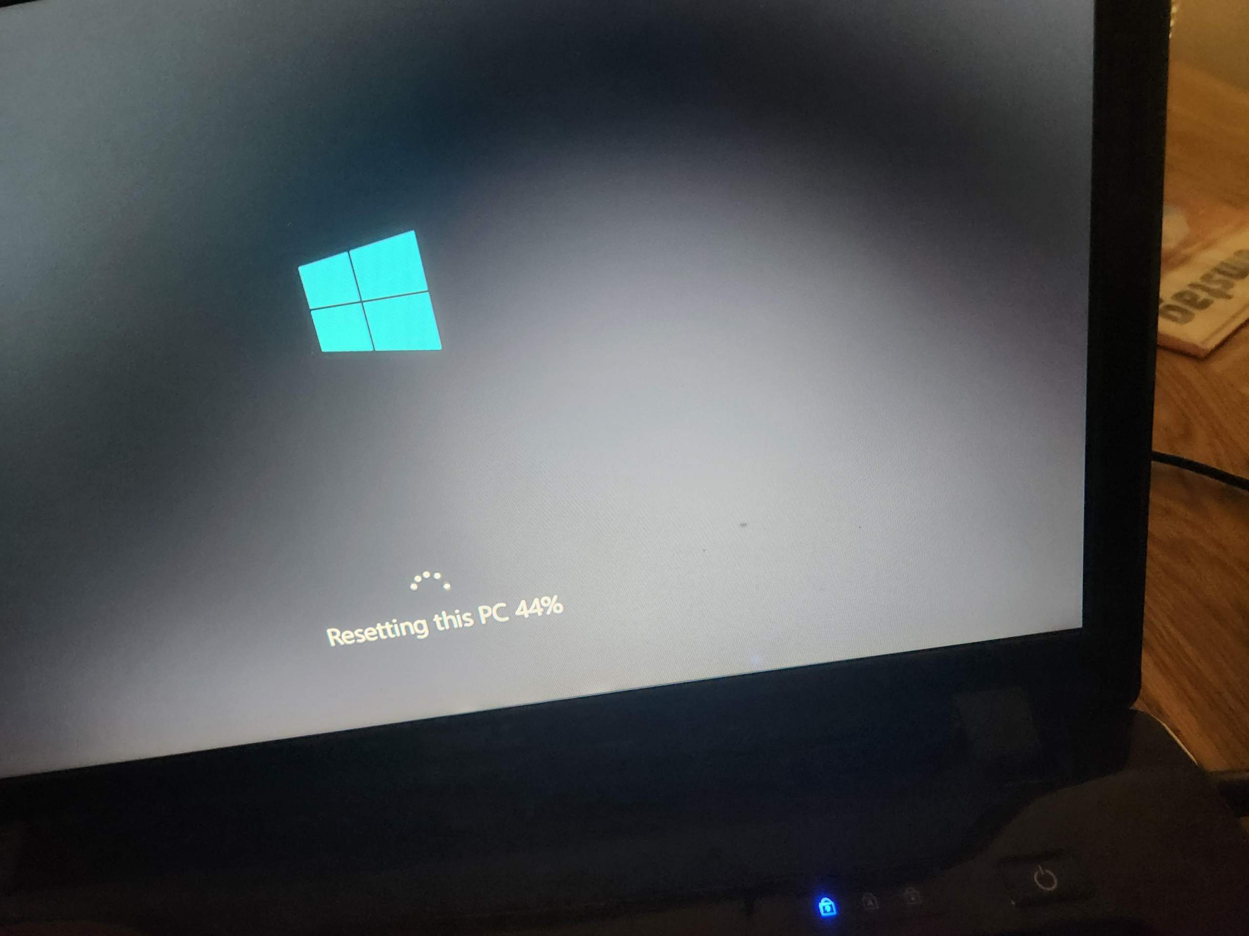 Hilfe Laptop steckt im reset fest ,was nun? (PC, Microsoft, Notebook)