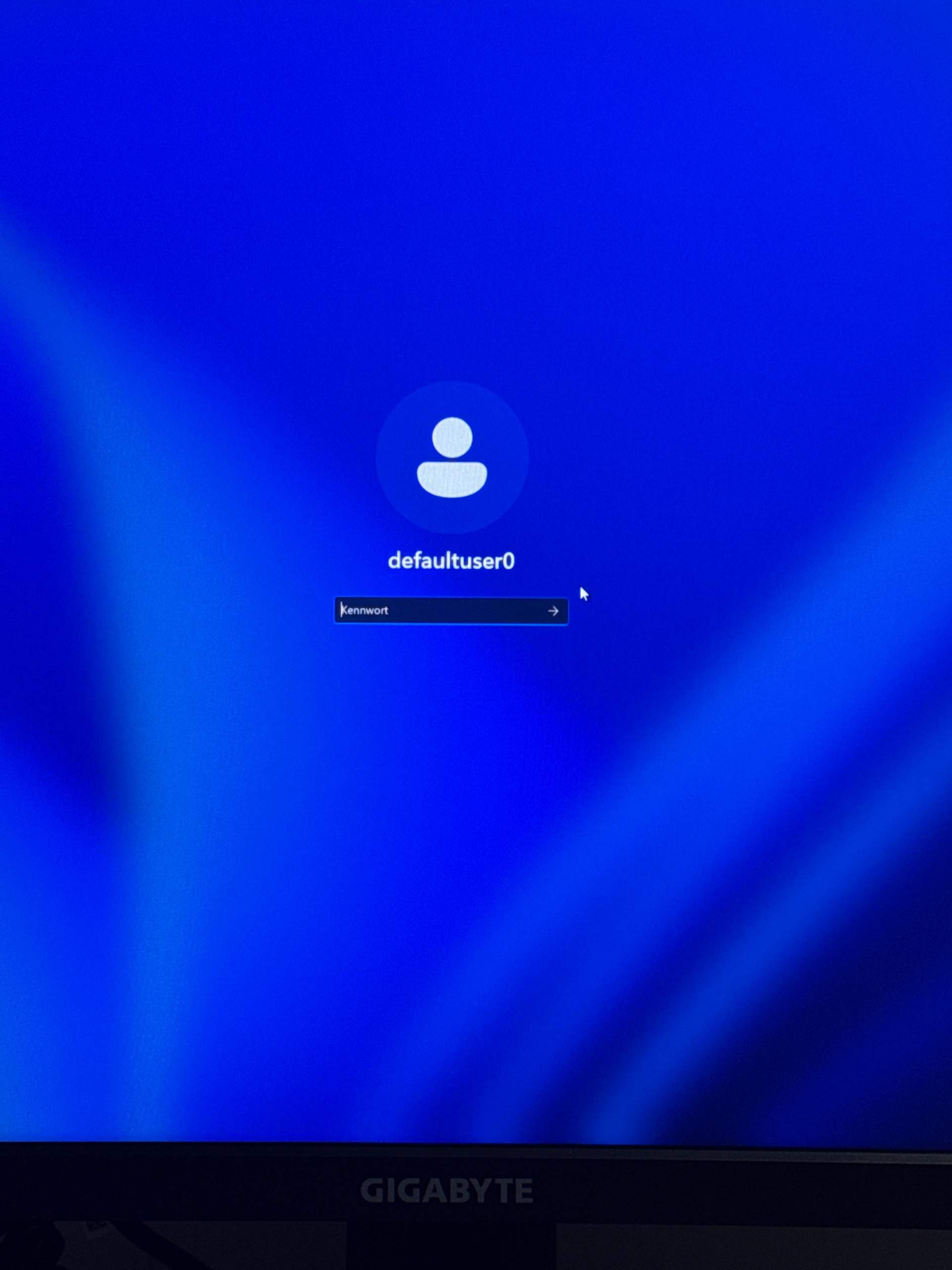 Ich habe einen Neuen PC aber kann mich nicht anmeleden defaultuser0? (Windows, PC-Problem ...