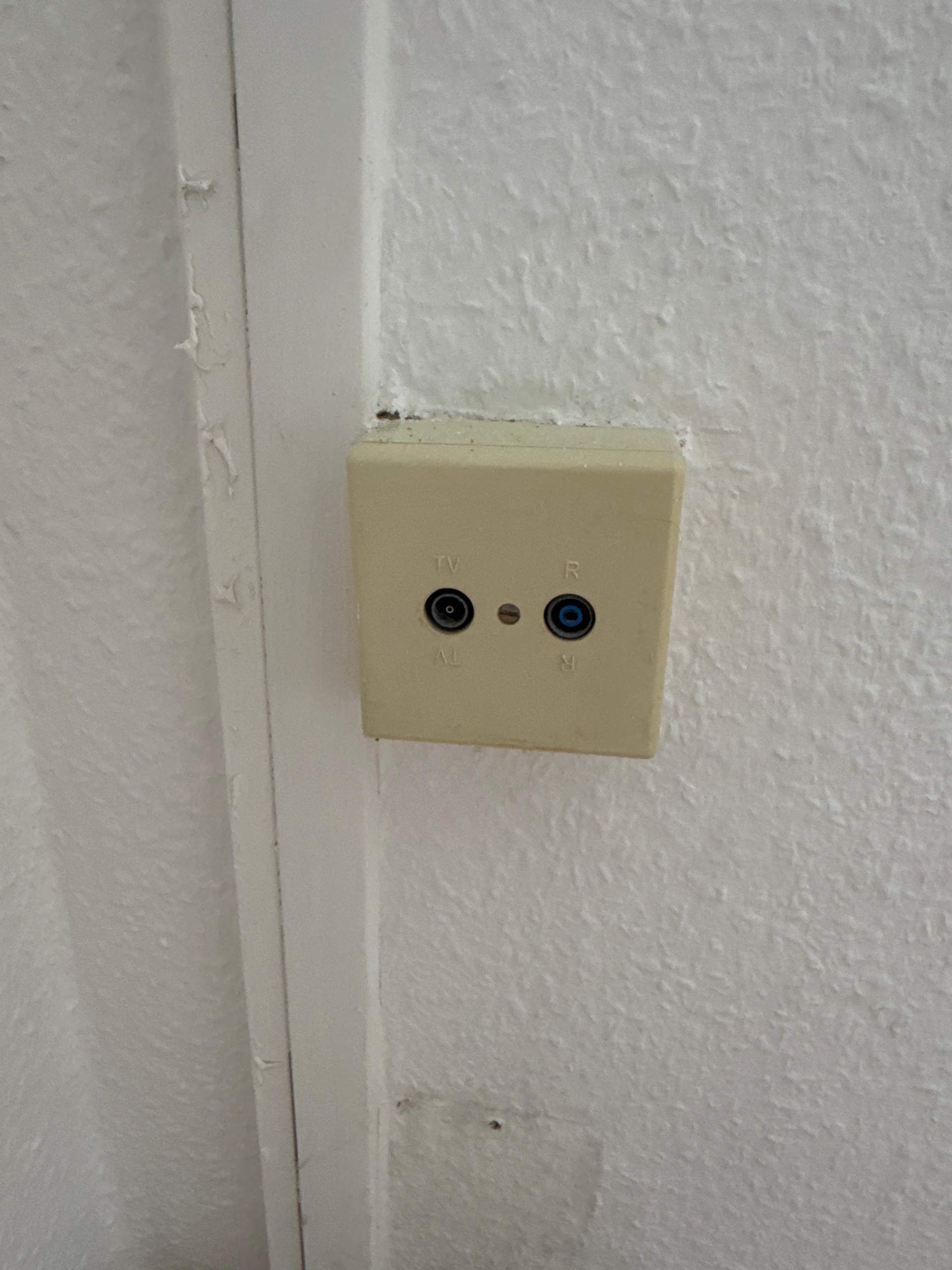 Internet-Anschluss an diese Buchse möglich? (WLAN, Netzwerk, Router)