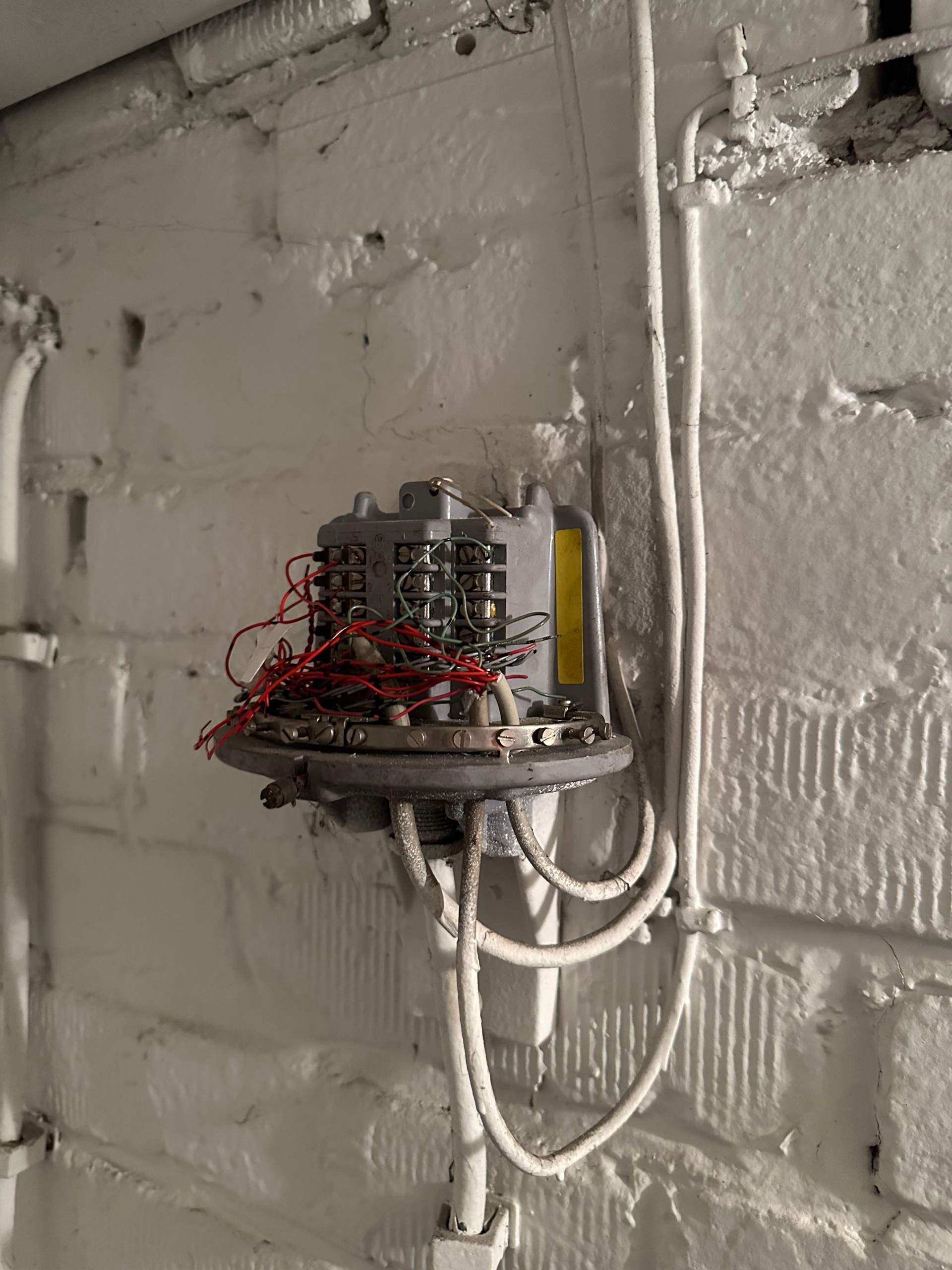 Ist das der Hausanschluss für DSL der Telekom? (Internet, Telefon, DSL ...