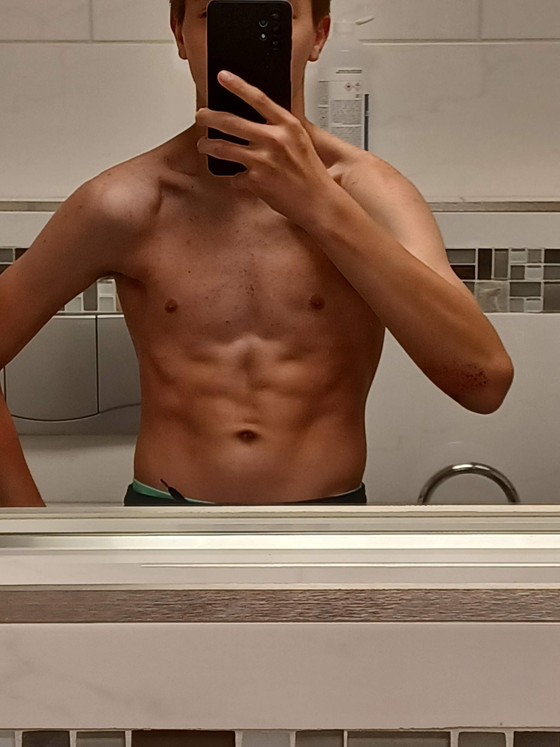 Ist das ein gutes six Pack mit 13? (Muskeln, Sixpack, six-pack)