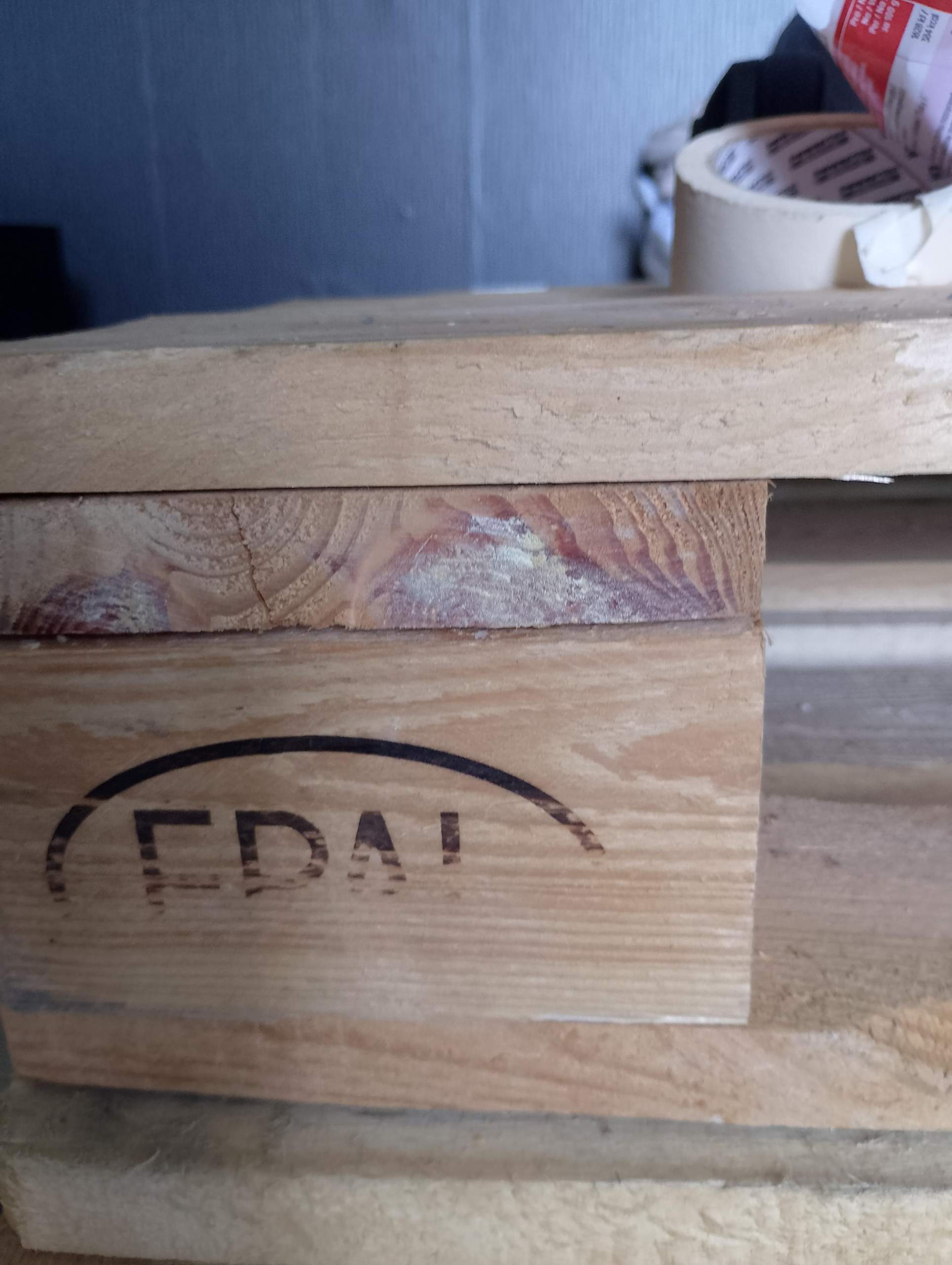 Ist das ein Holzwurm und können das Paletten bekommen? (Palette ...