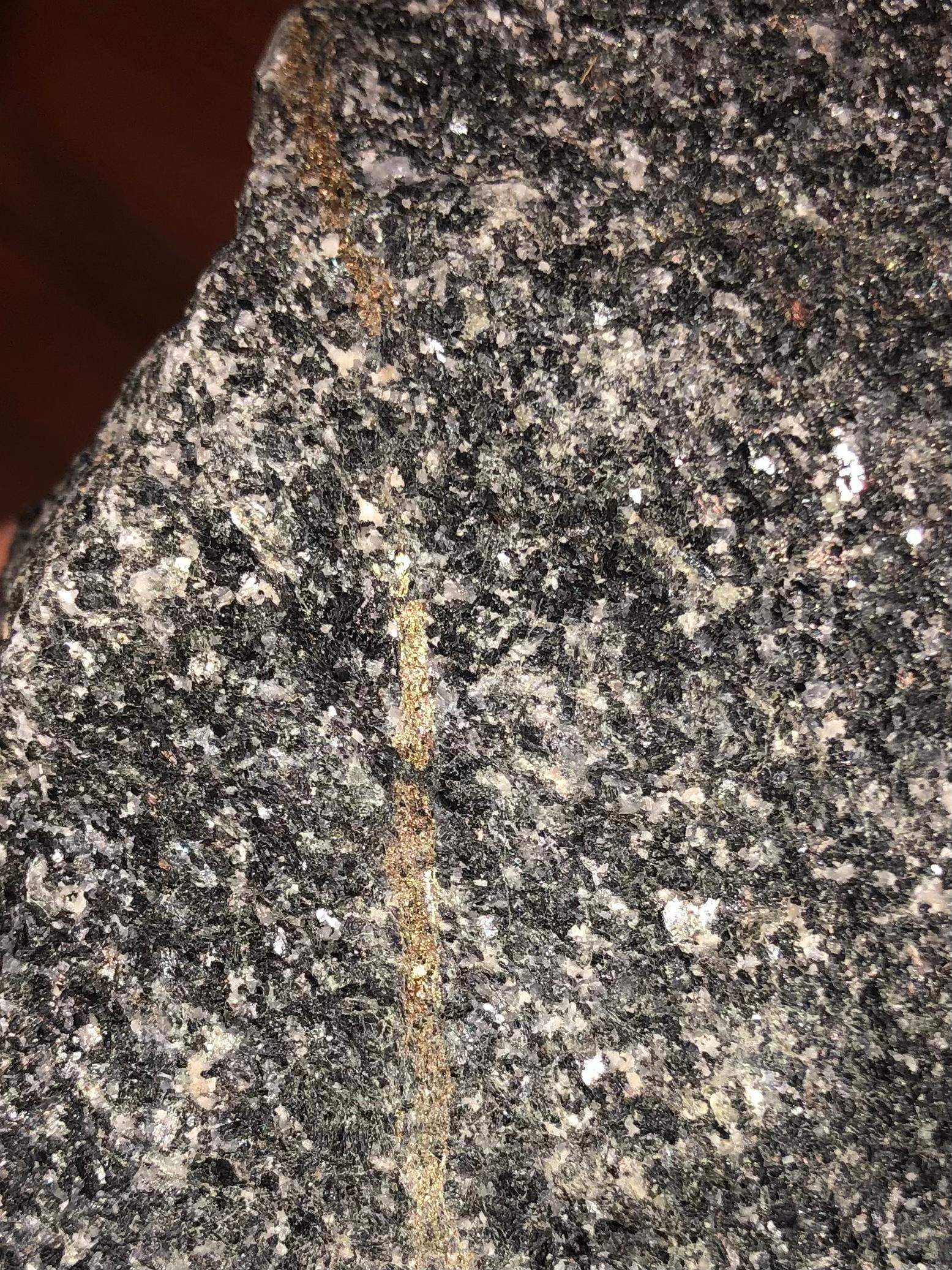 Ist das Gold dort im gefundenen Stein? (Steine, Geologie, Edelsteine)