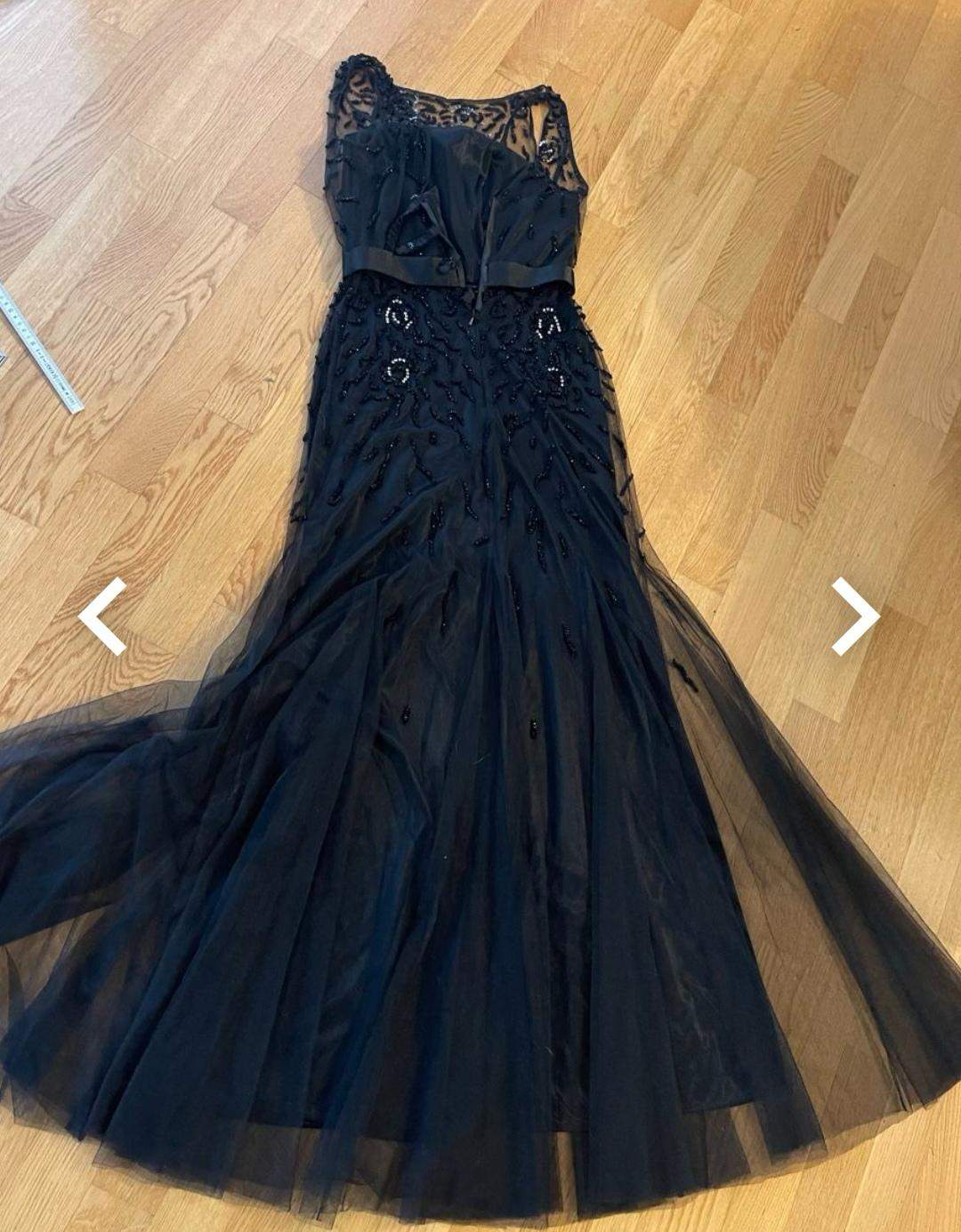 Ist das Kleid für besonderen Anlass schick? (Frauen, Kleidung, Mode)