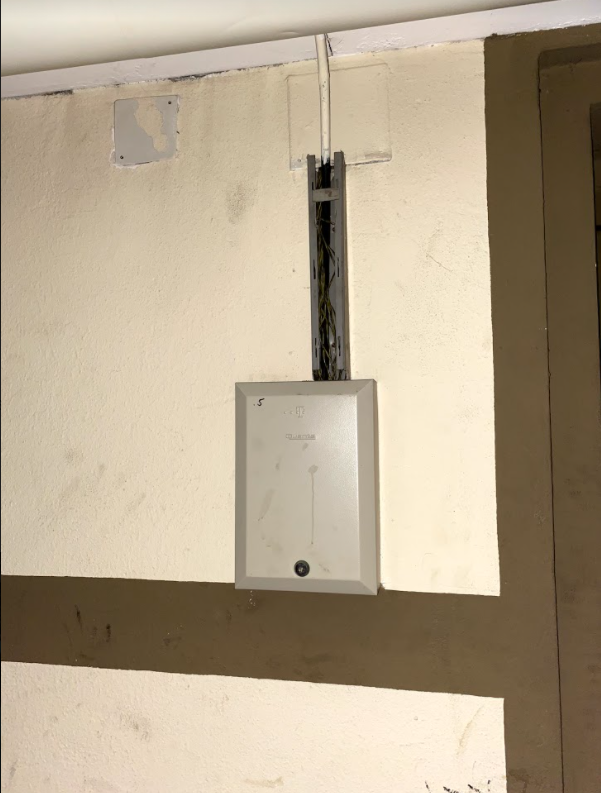 Ist das unser APL-Hausanschluss? (Internet, Telekom, DSL)