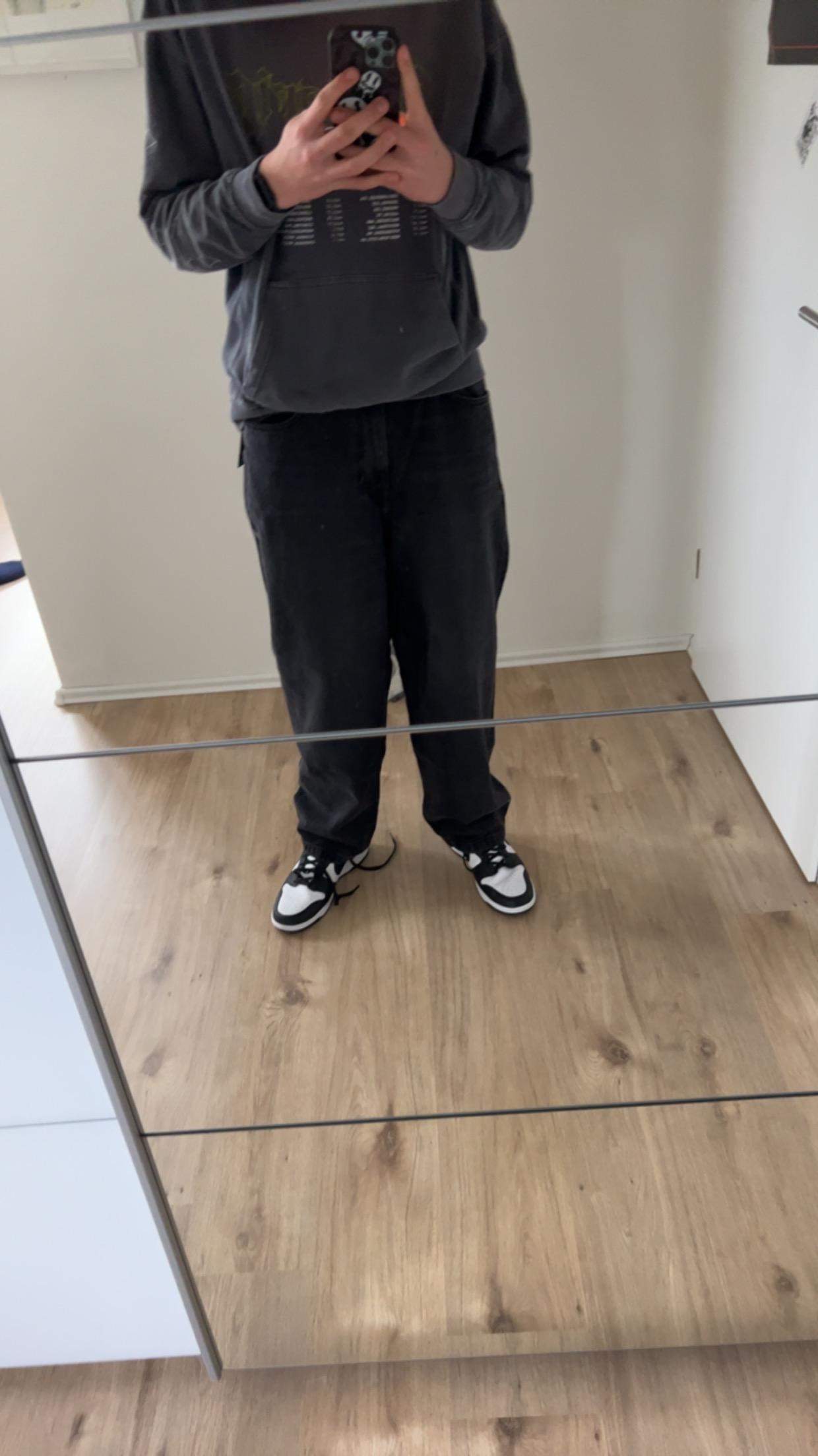 Ist die Hose schon zu groß? (Jungs, Kleidung, Mode)