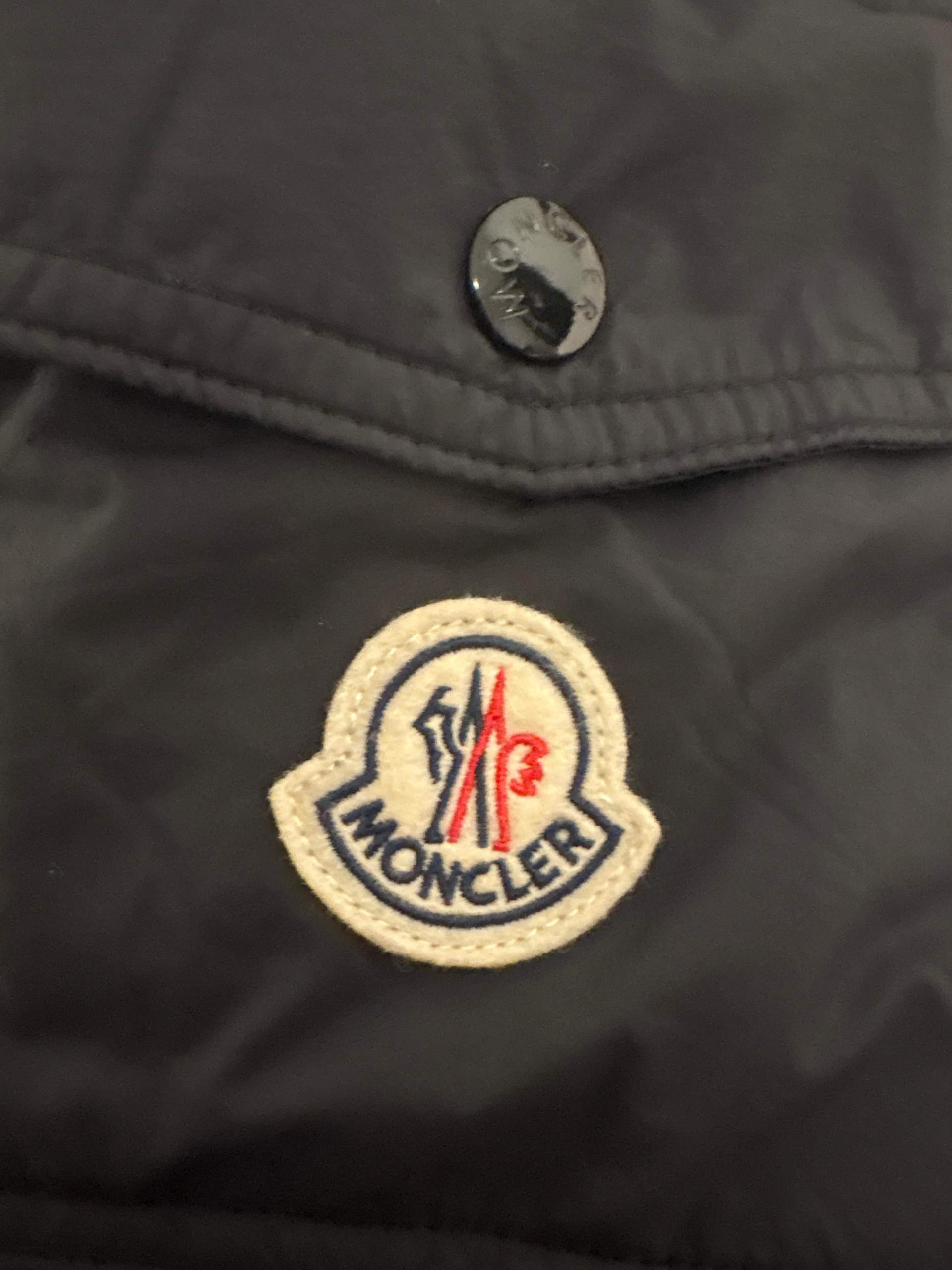 Ist die Moncler Jacke original? (Marke, Fake, Fälschung)
