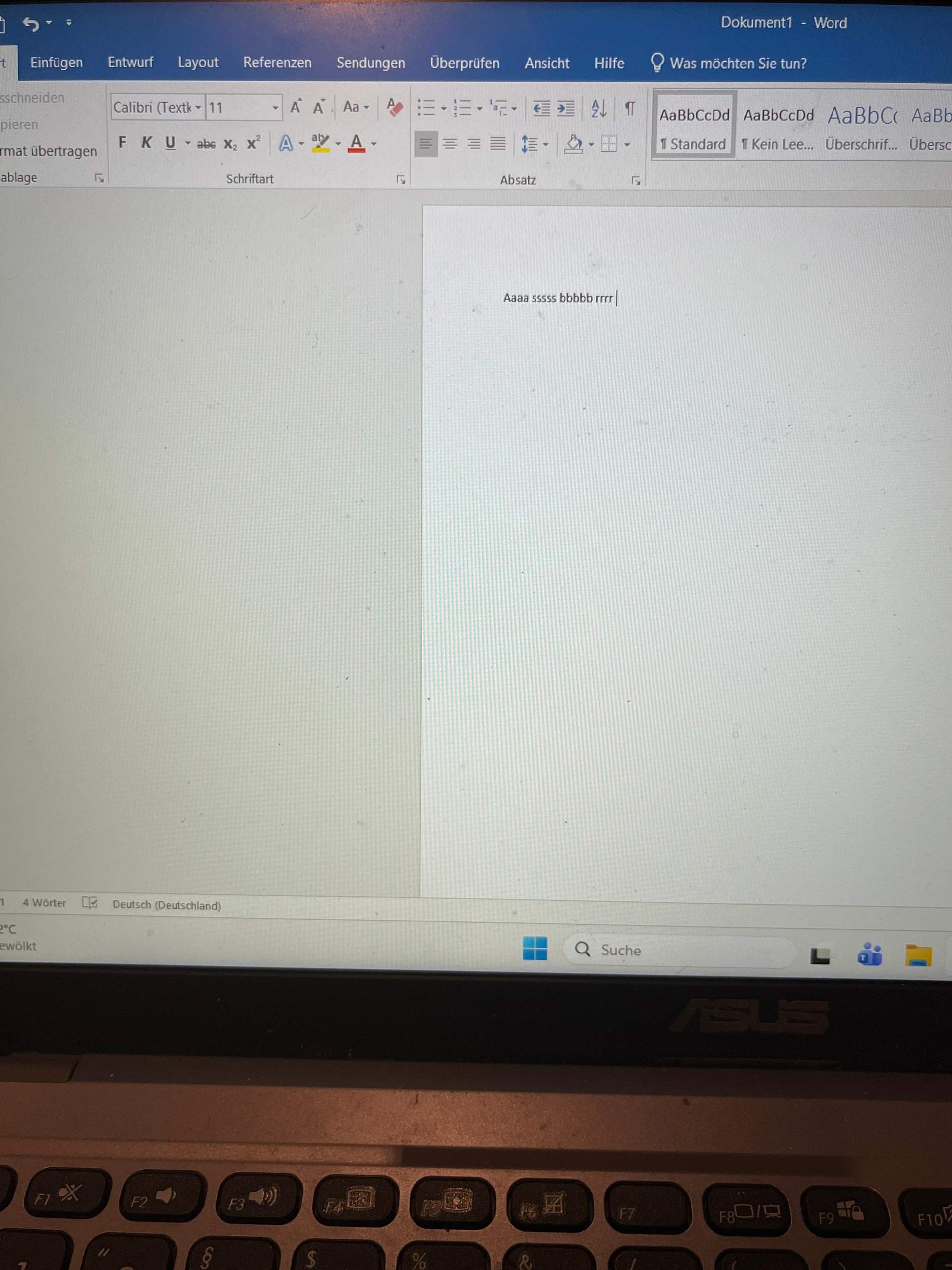 Ist die Standard Größe auf Word plötzlich auch so klein bei euch ...