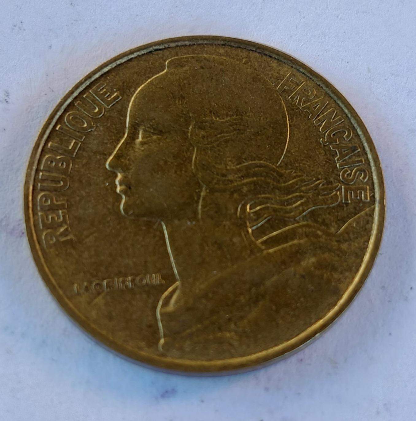 Ist diese Münze was wert? frankreich münze? (Geld, Euro, Münzen)
