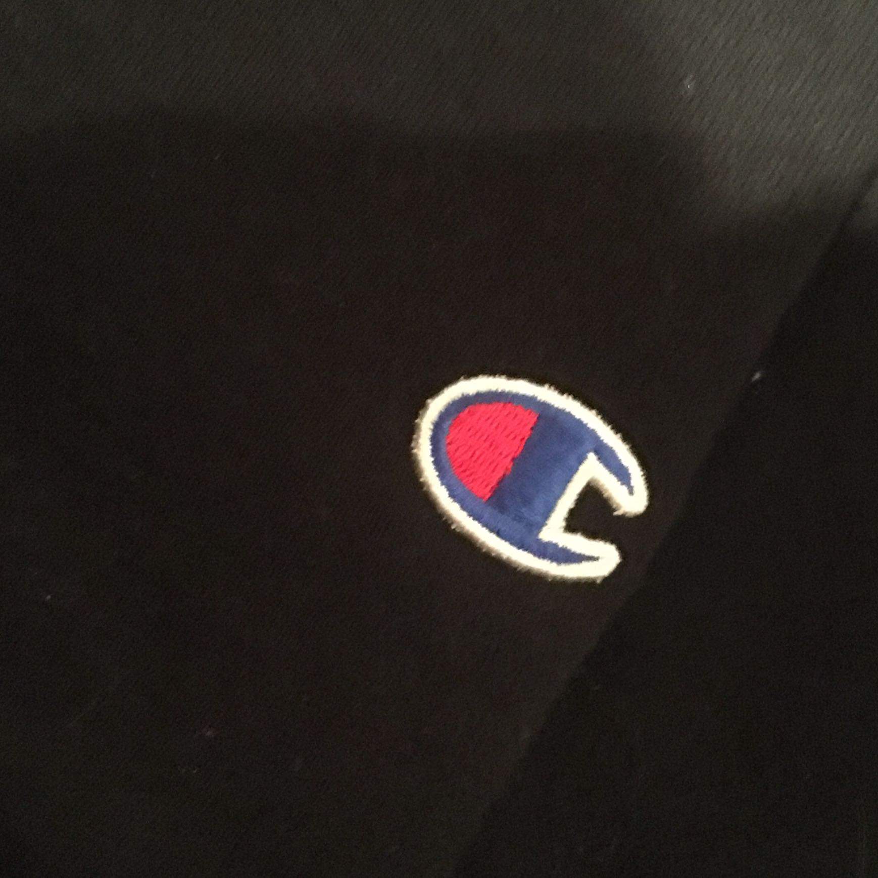 Ist dieser Champion Pullover echt oder fake? (Kleidung, real, Champions)