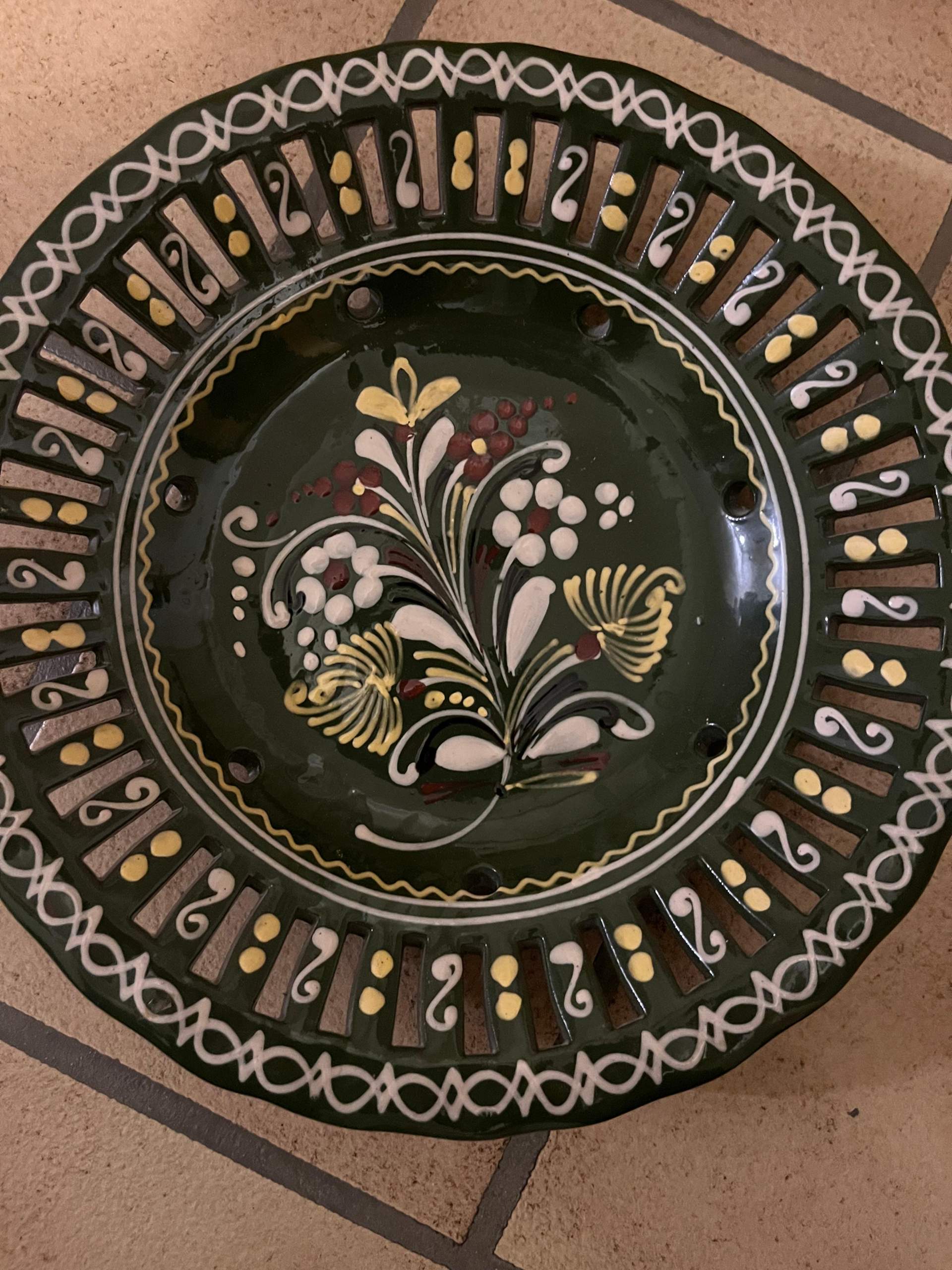 Ist dieser Teller etwas Wert, von wem ist er? (Kunst, Italien ...