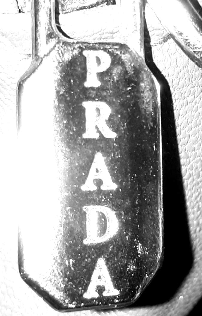Ist dieses Prada Label echt oder Fake? (Computer, Marke, Tasche)