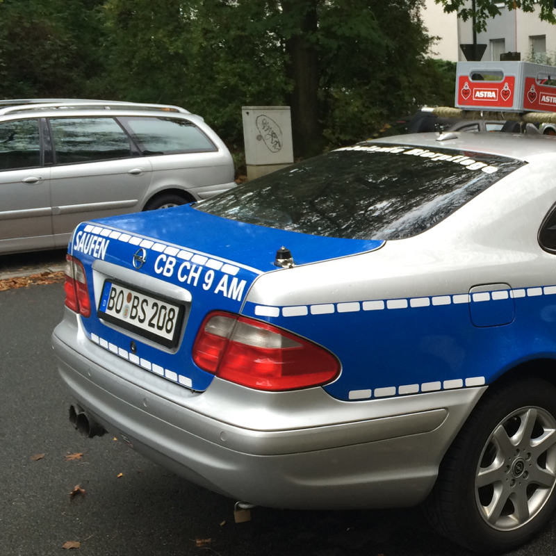 Ist es erlaubt, ein Polizeiauto so dreist zu faken? (Foto) (Gesetz ... Ist es erlaubt, ein Polizeiauto so dreist zu faken? (Foto) (Gesetz ...