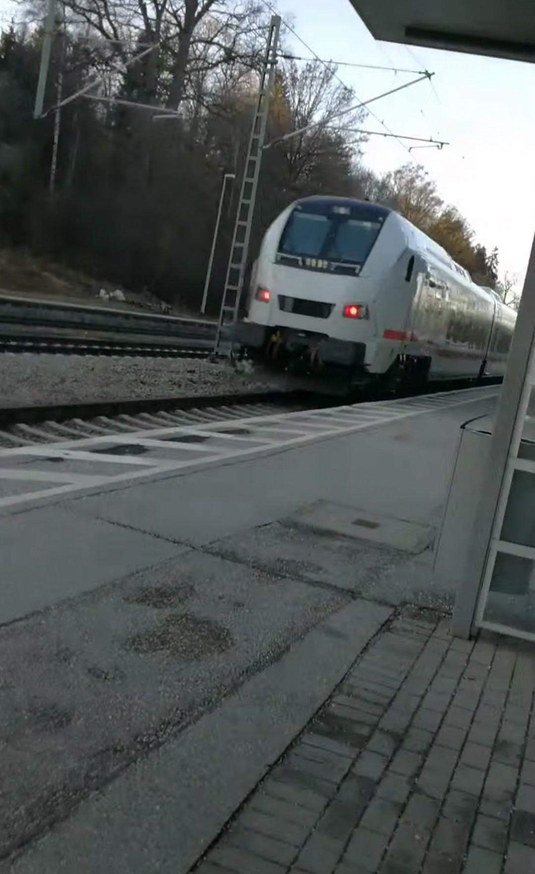 Ist es normal dass ich 2023 schon einen ICE L gesehen habe? (Bahn, Zug ...