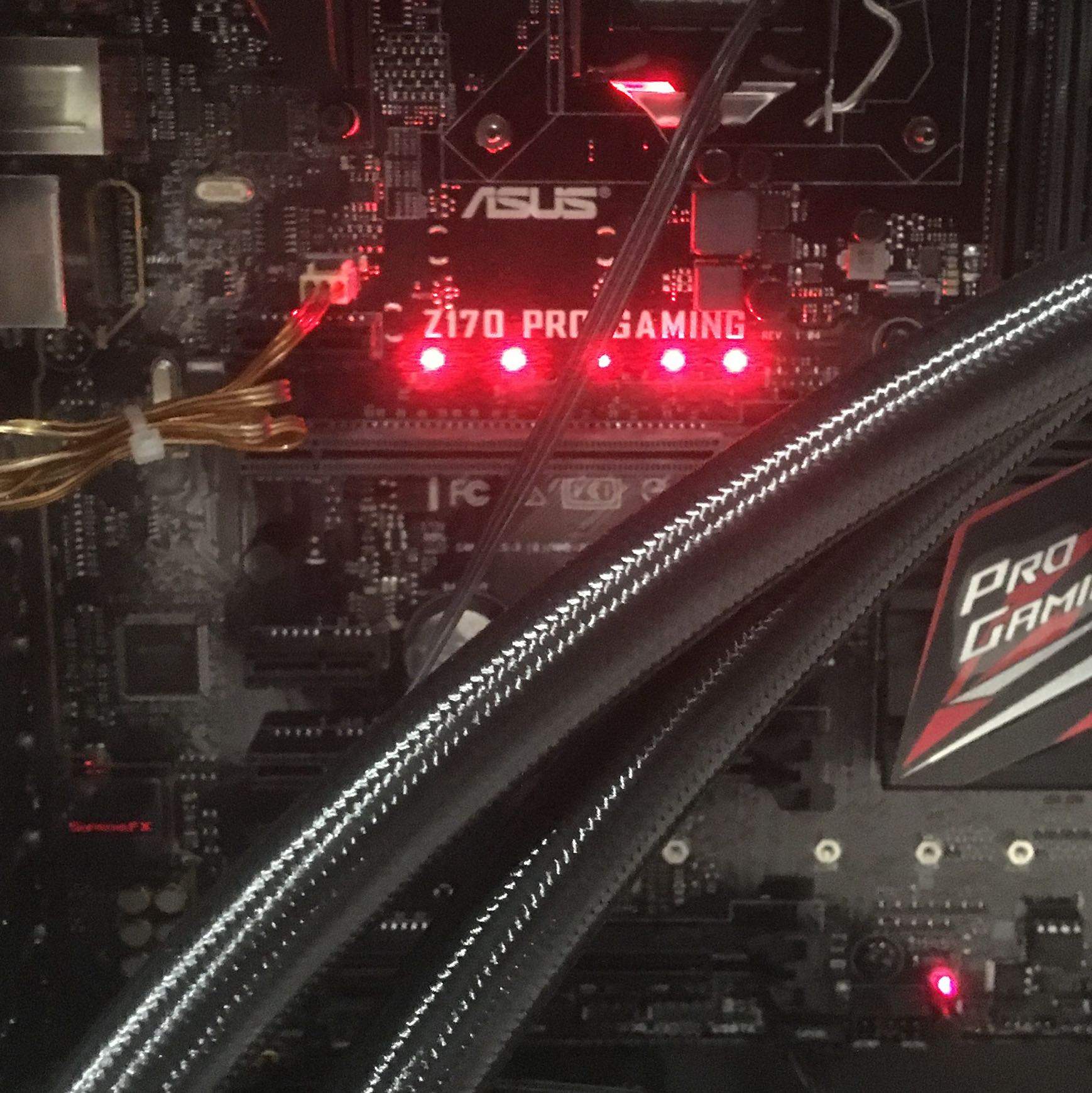 Ist mein Mainboard kaputt oder was bedeuten die roten LEDs? (Computer ...