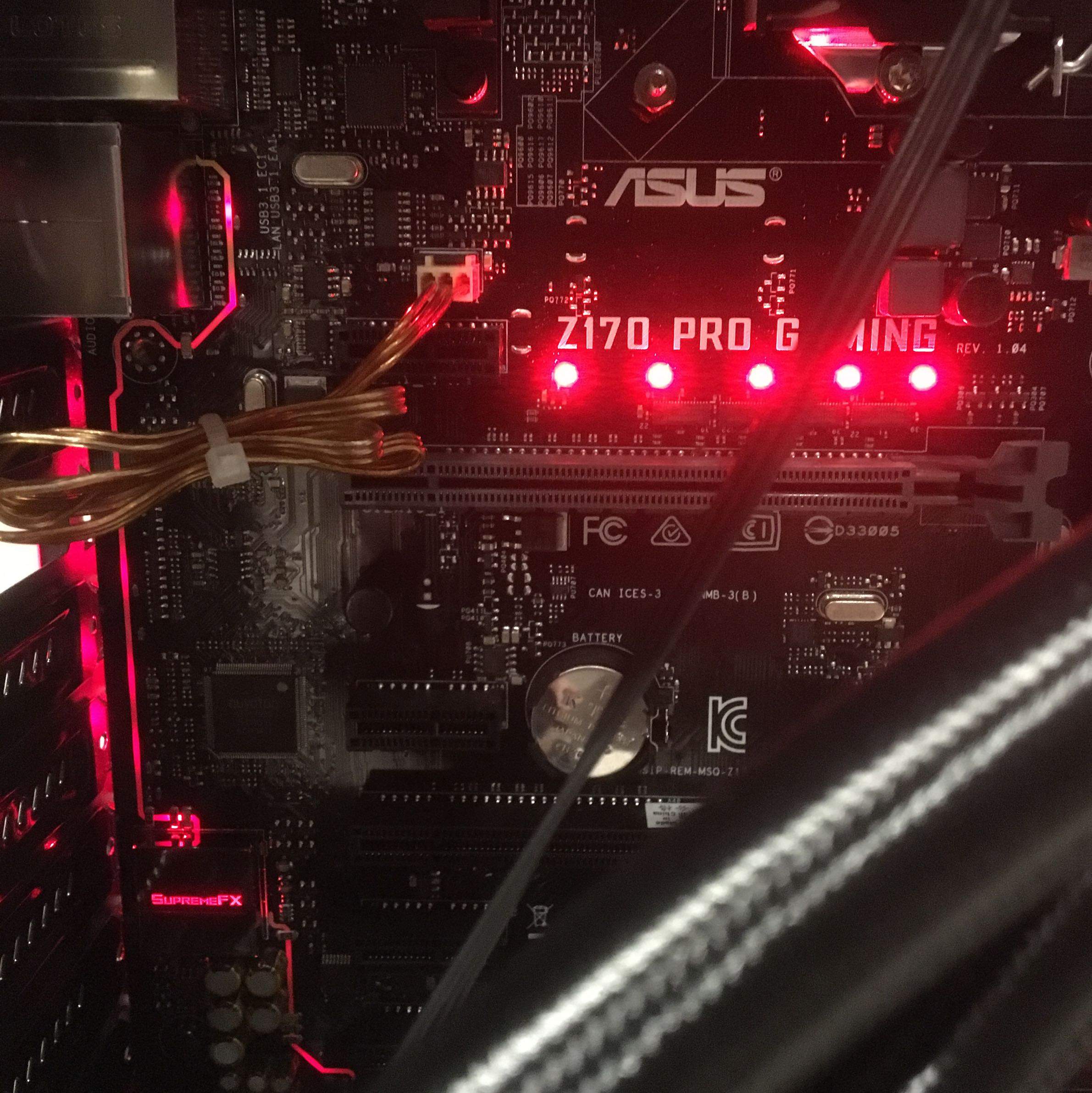 Ist mein Mainboard kaputt oder was bedeuten die roten LEDs? (Computer ...