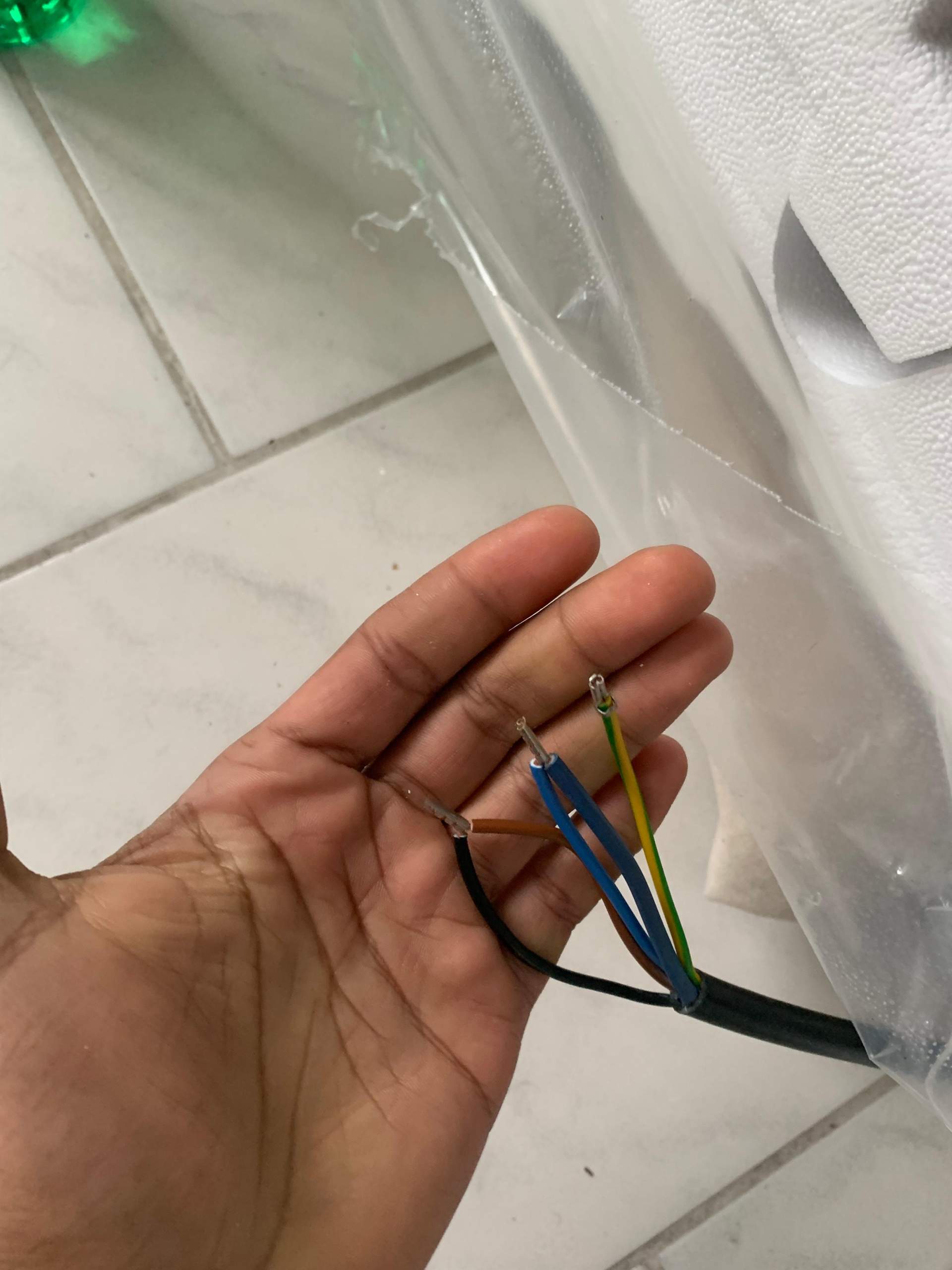 kann ich daraus 2 Außenleiter machen? (Strom, Elektrik, Küche)