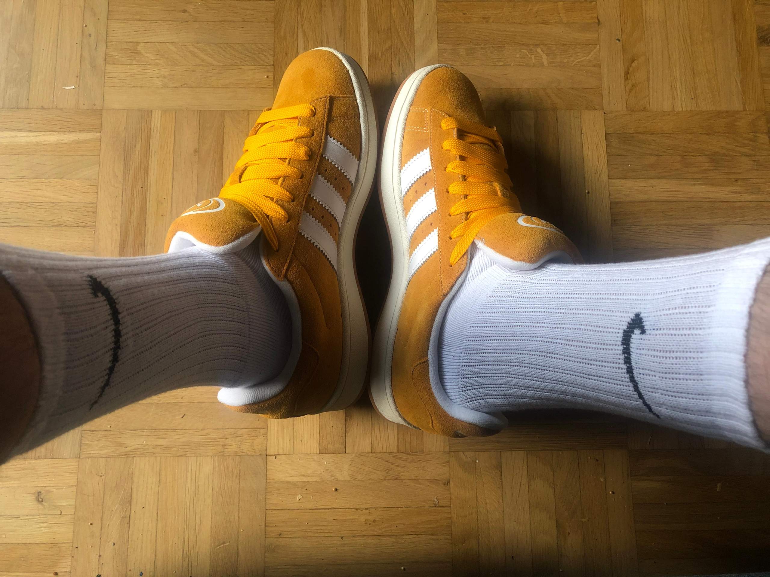Verwunderlich Socken Schuhe Billig Bild