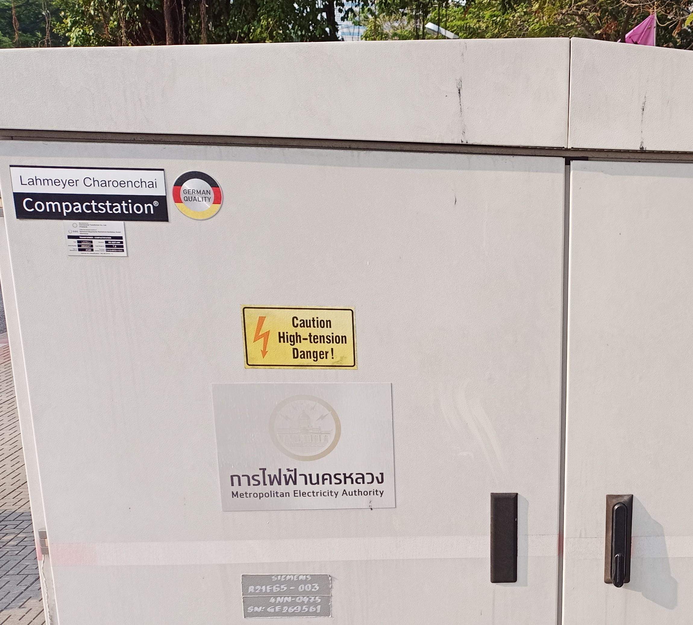 Kann man „elektrische Spannung“ auch mit „tension“ übersetzen oder ist ...