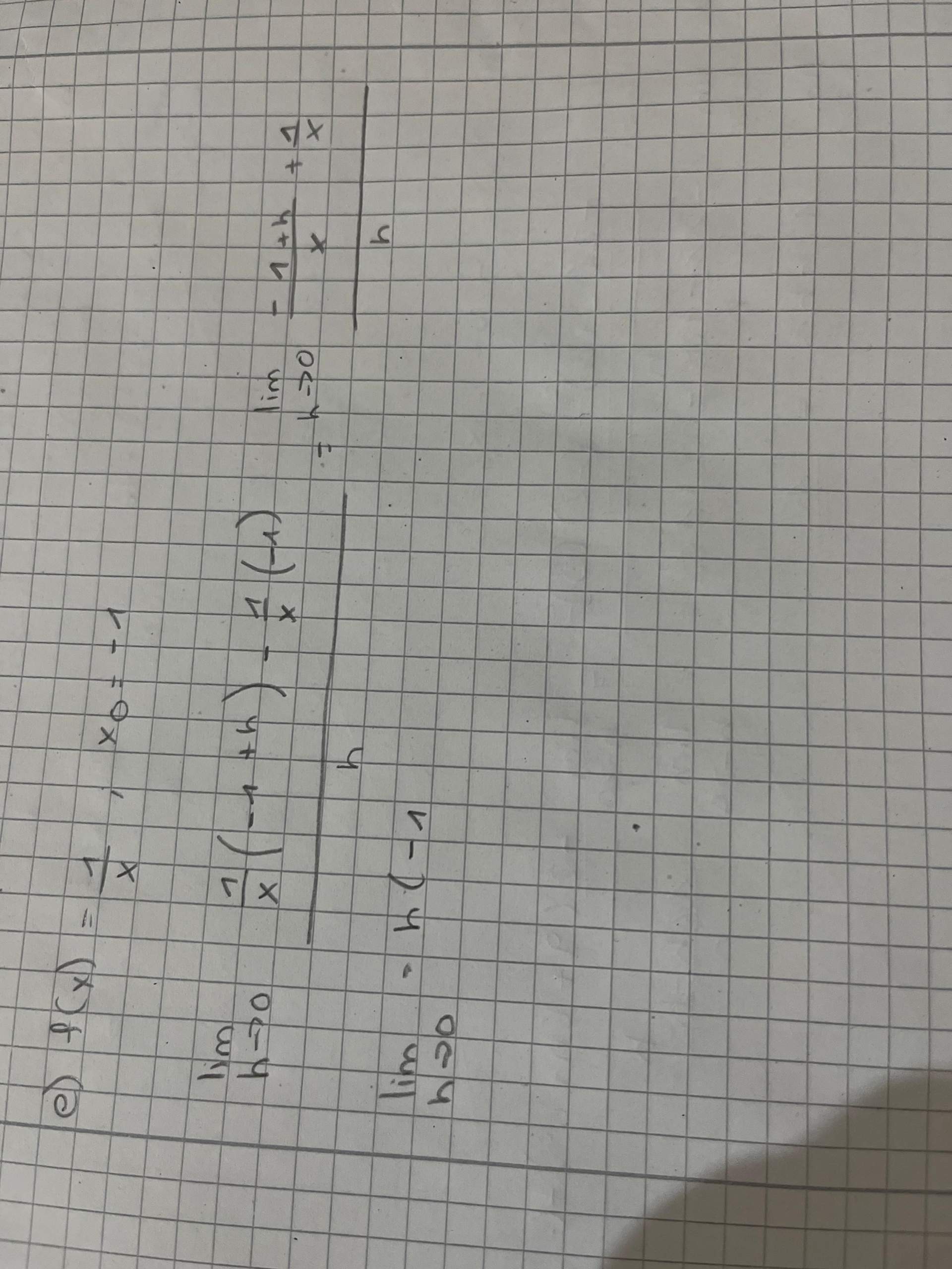 Kann mir jemand bitte bei dieser Ableitung weiterhelfen mit der H ... Kann mir jemand bitte bei dieser Ableitung weiterhelfen mit der H ...