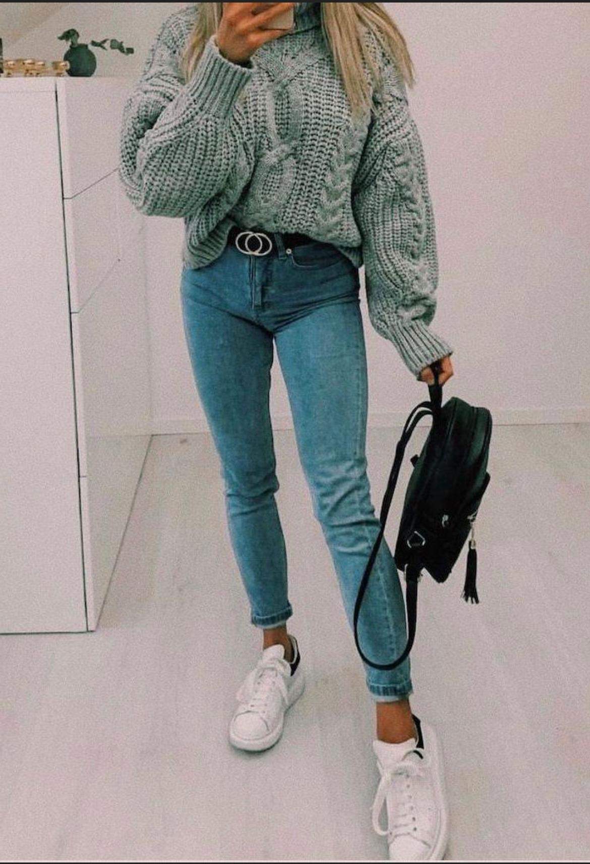 Kann mir jemand paar schöne Basic Outfits für Schule machen? (Mode, Outfit)